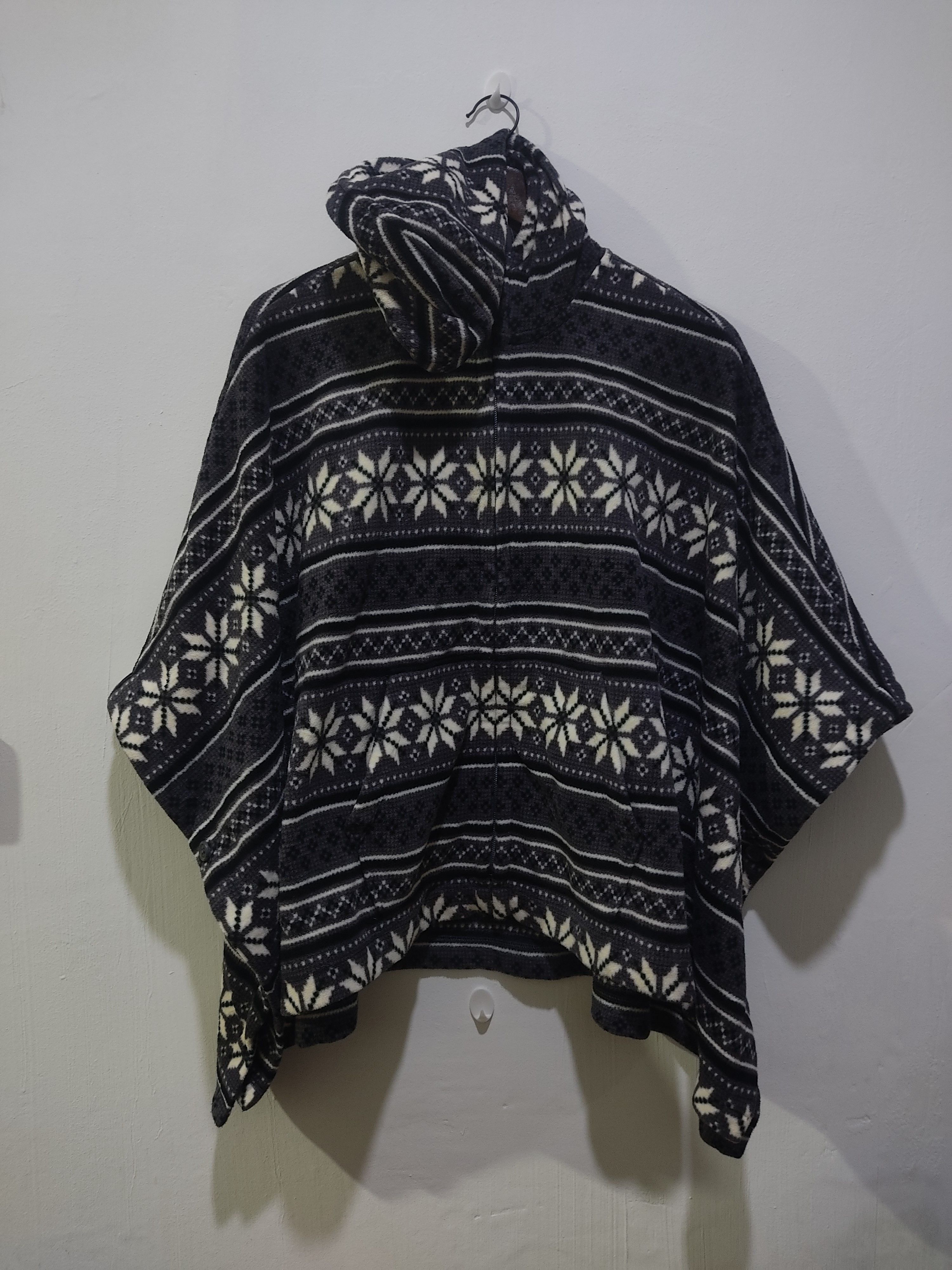 Uniqlo Uniqlo Poncho Fleece Zipper Hoodie Jacket | Grailed