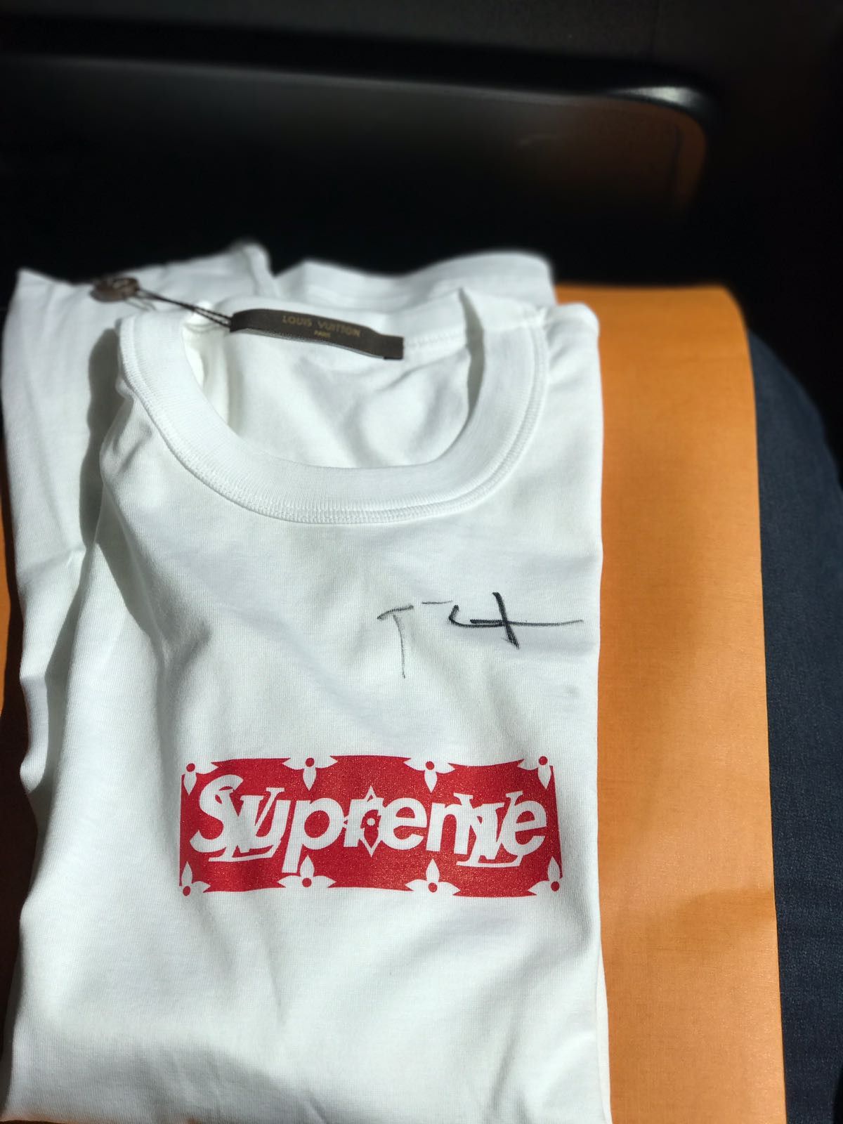 Louis Vuitton Supreme X Louis Vuitton box logo SIGNED BY TRAVIS SCOTT ...