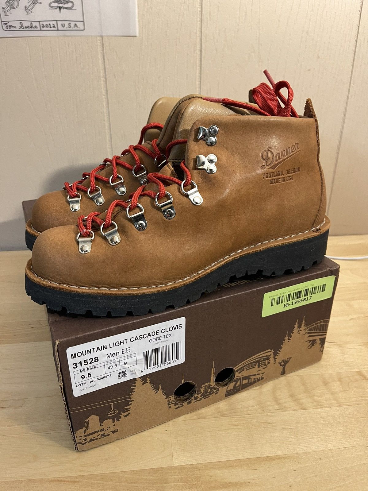 Danner Danner mountain light cascade clovis gore-tex boots 9.5 | Grailed