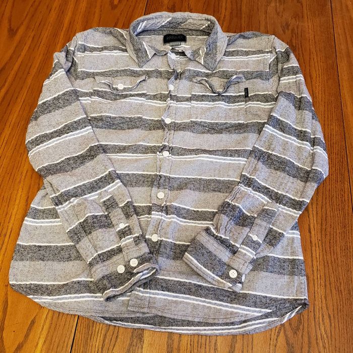 Valor Collective Valor Collection Men's Medium Button Down Grey Shirt ...