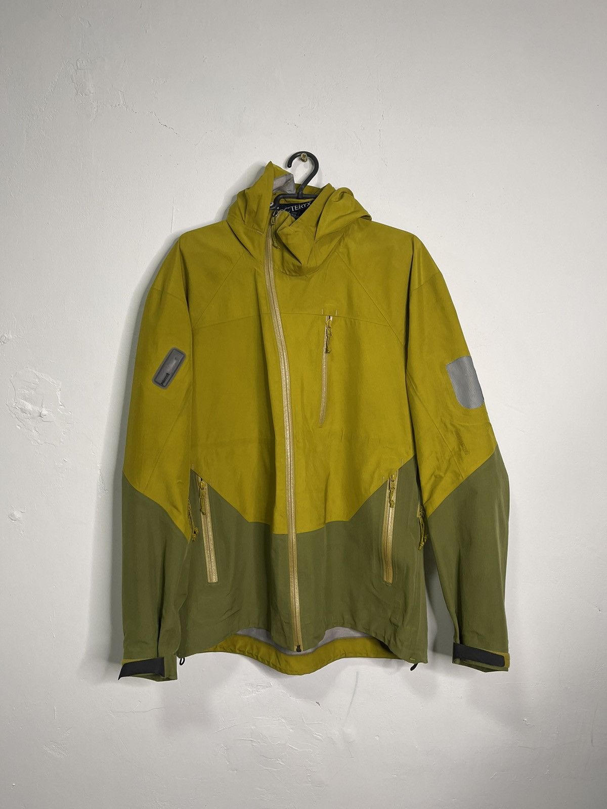 Arc'Teryx Rare Arc’teryx Recco Avalanche rescue system | Grailed