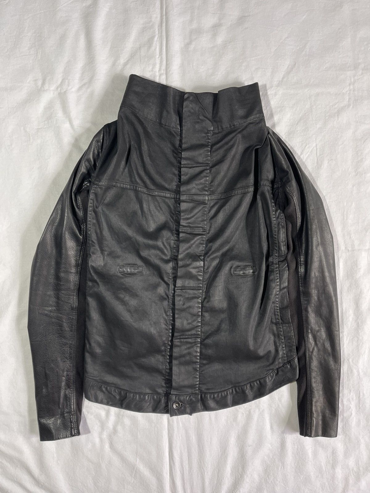 Olmar & Mirta × Rick Owens Leather/Knit sleeve waxed coated cropped ...