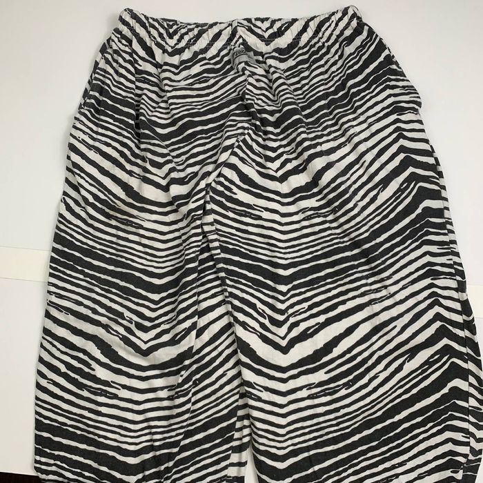 Vintage Vintage black white zebra zubaz sweatpants pants | Grailed