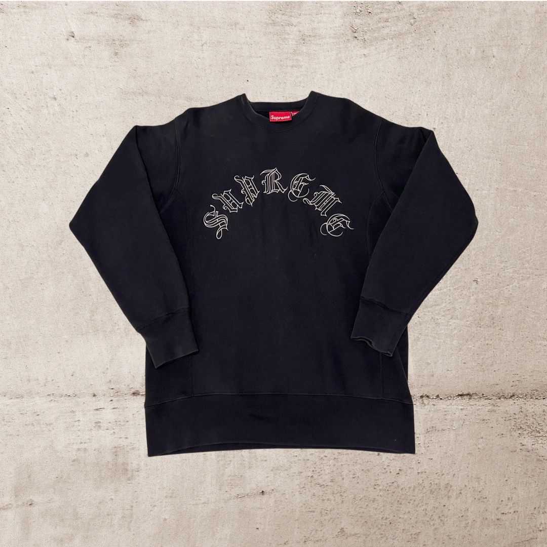 Supreme FW01 Supreme Gothic Arc Logo Crewneck VINTAGE | Grailed
