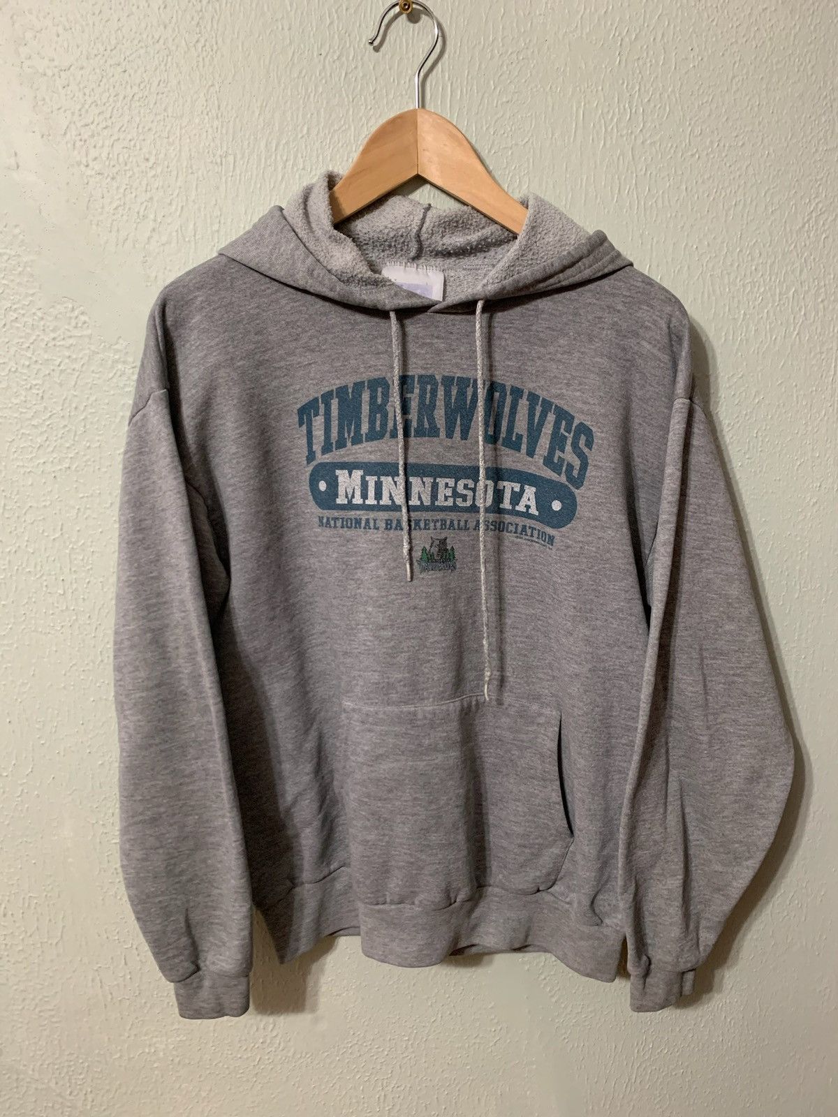 NBA × Streetwear × Vintage Vintage Timberwolves Arc Logo Hooded ...