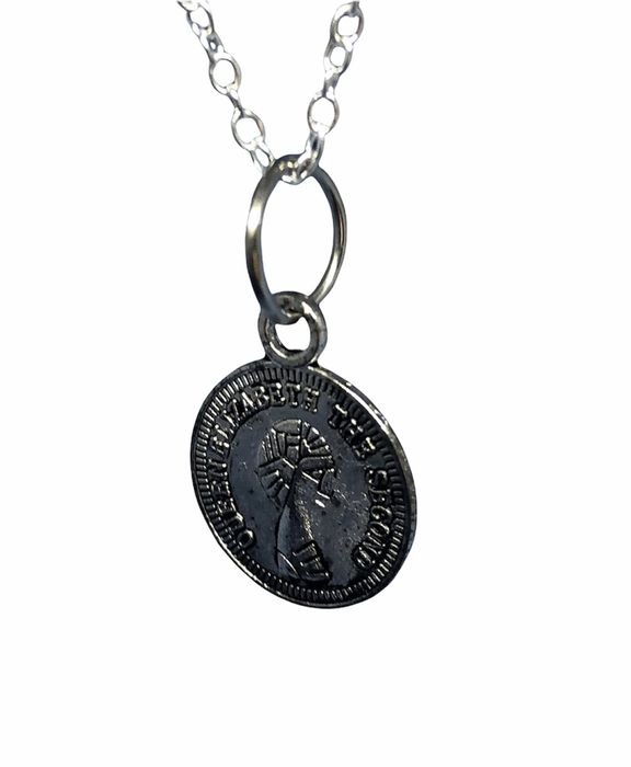 Chain Queen Elizabeth Coin Necklace | Grailed