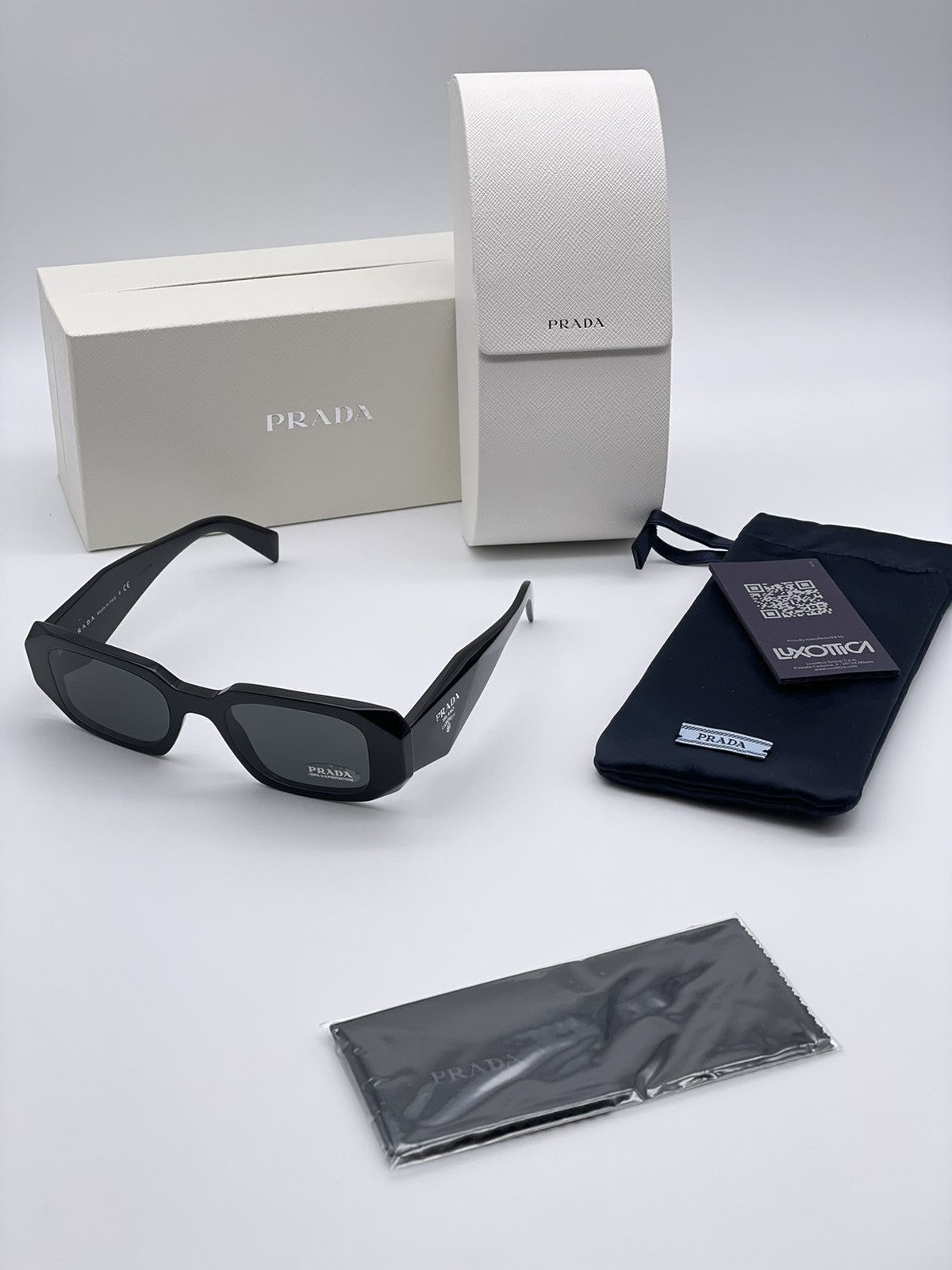 Prada PR 17WS 1AB5S0 | Grailed