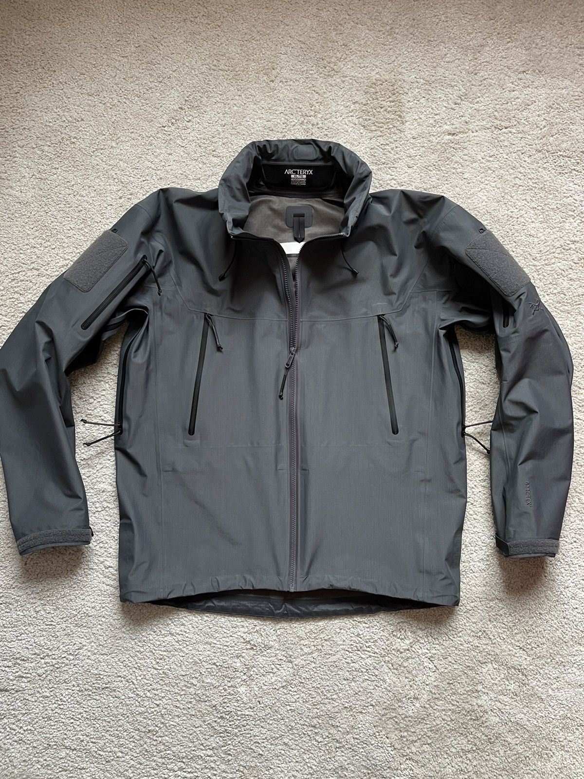 Arc'Teryx Arcteryx LEAF Alpha Gen 2 Jacket Wolf Grey | Grailed