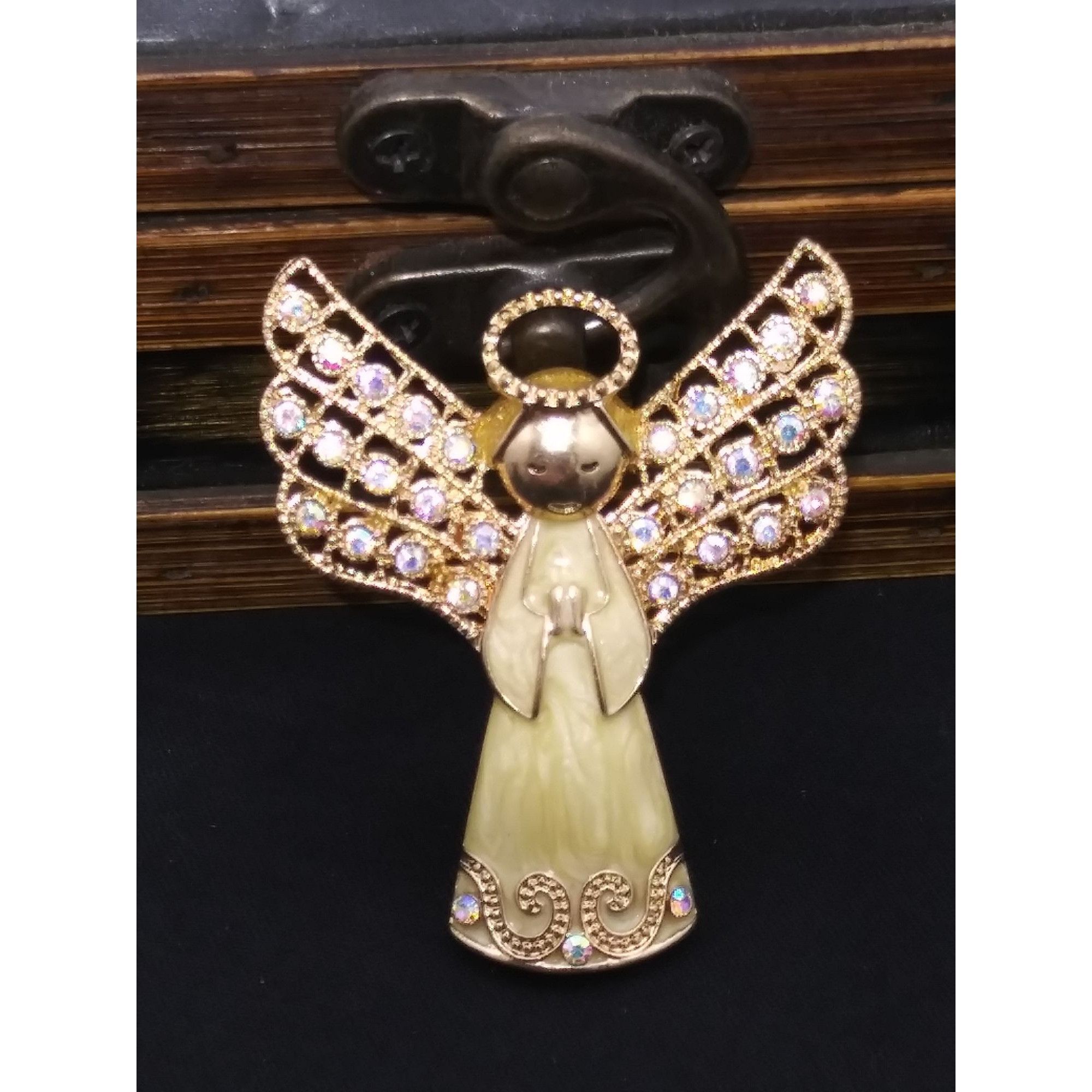 Monet Monet Angel Brooch | Grailed