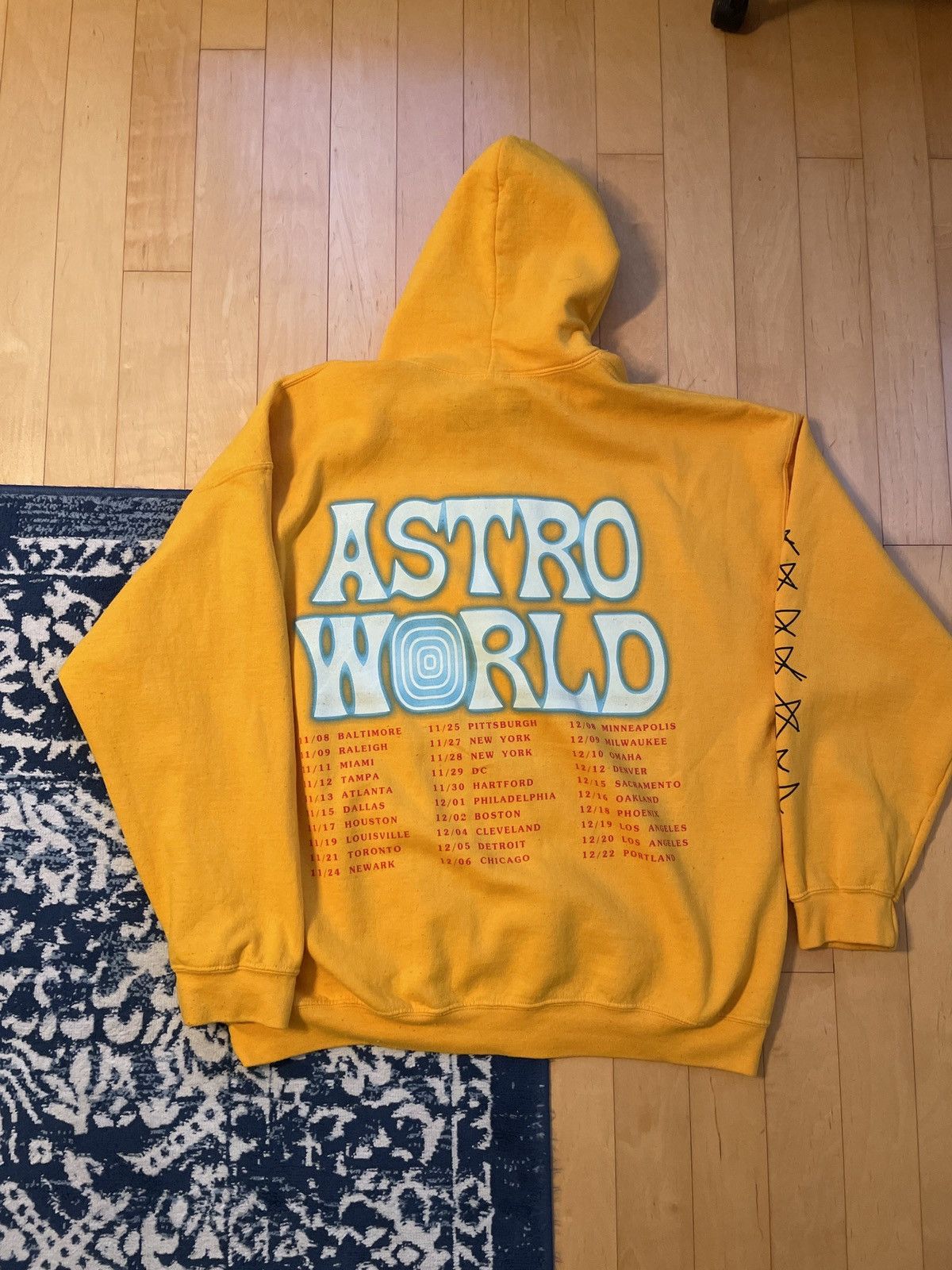 Streetwear × Travis Scott Travis scott Astroworld Tour jacket | Grailed