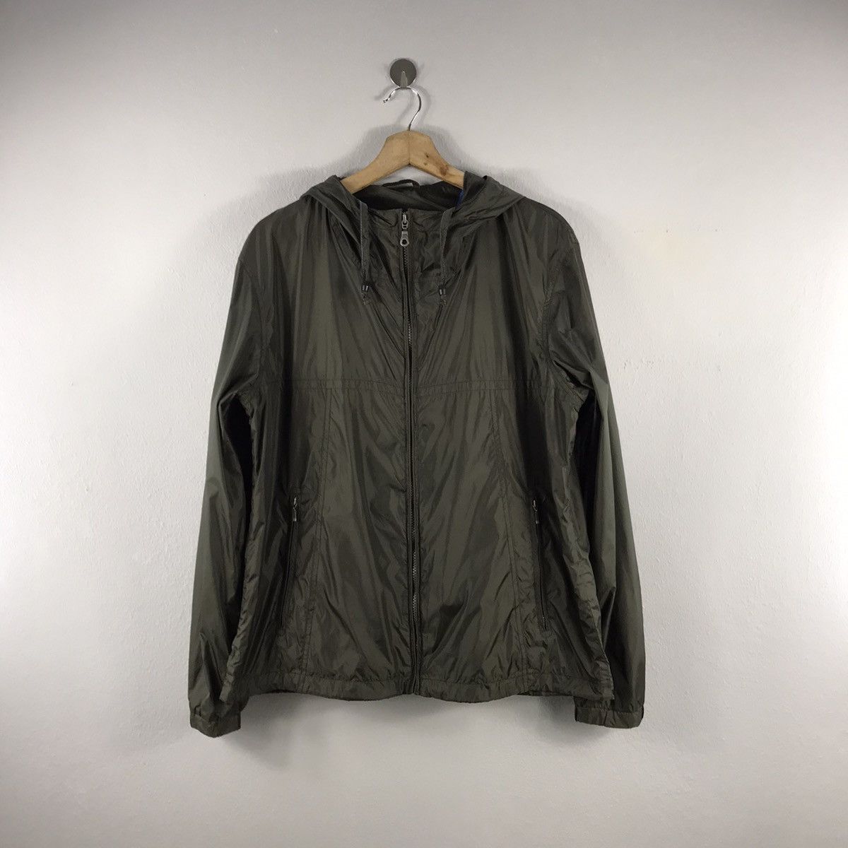 Uniqlo Uniqlo Light Full Zipper Green Windbreaker Jacket | Grailed