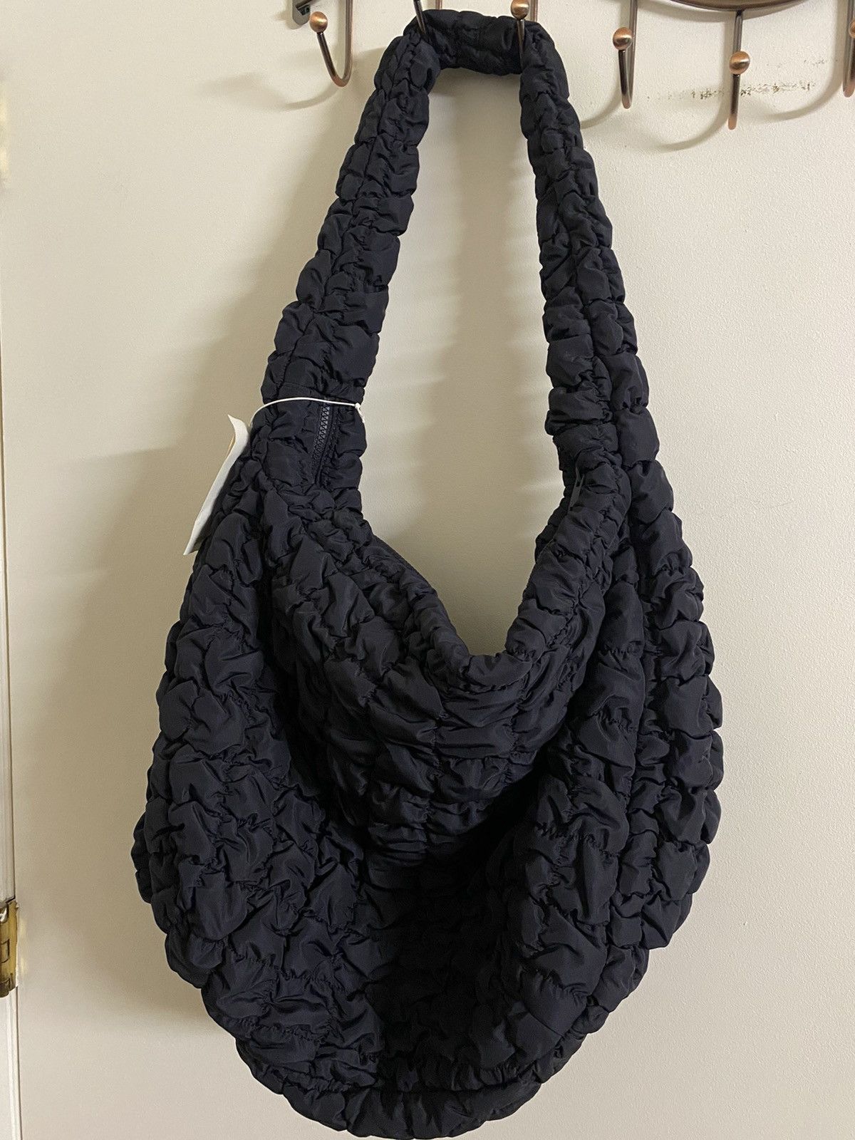 Cos COS Quilted Oversized Puffer Shoulder Tote Bag Dark Navy | Grailed