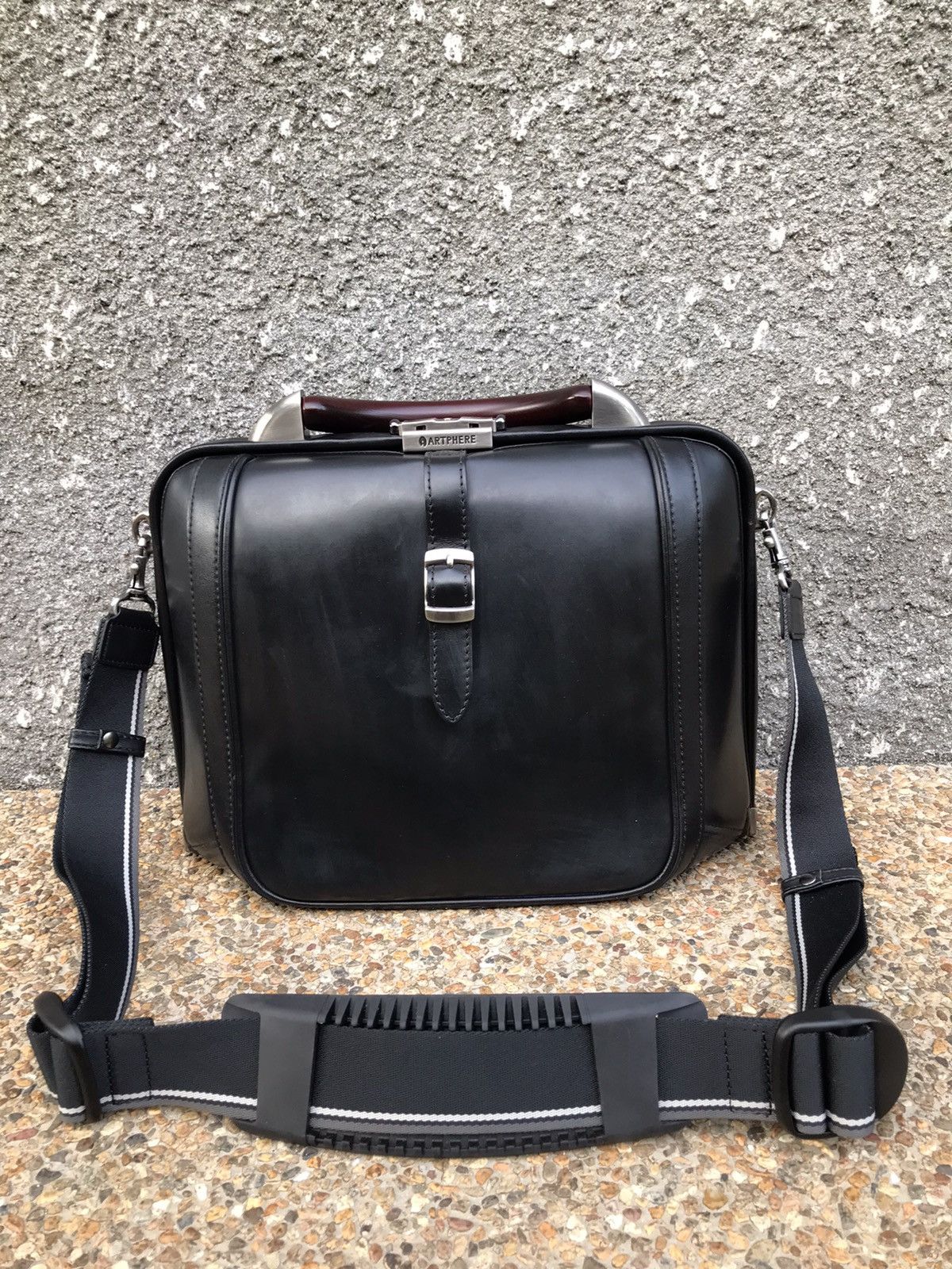 Japanese Brand Artphere Dulles Bags 2 way Function hand carry/Shoulder ...