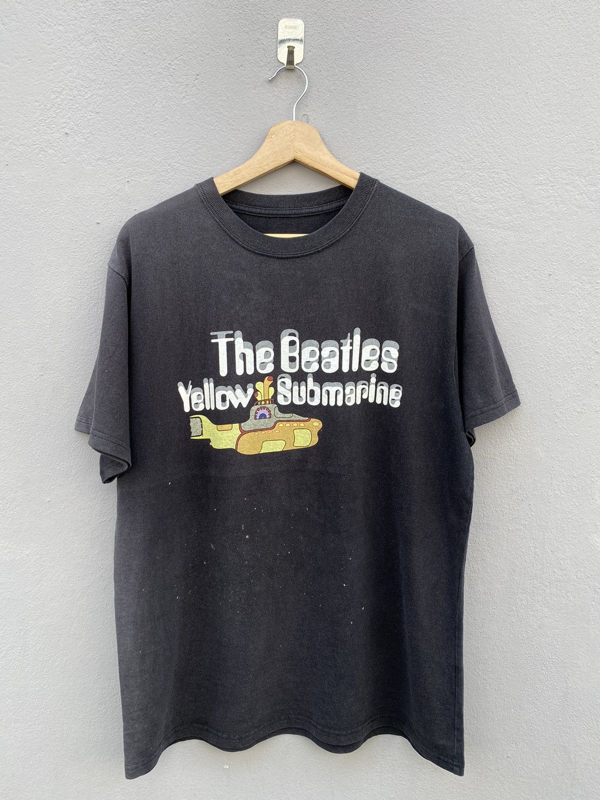 Band Tees × Vintage vintage sunfaded/distress the beatles yellow ...