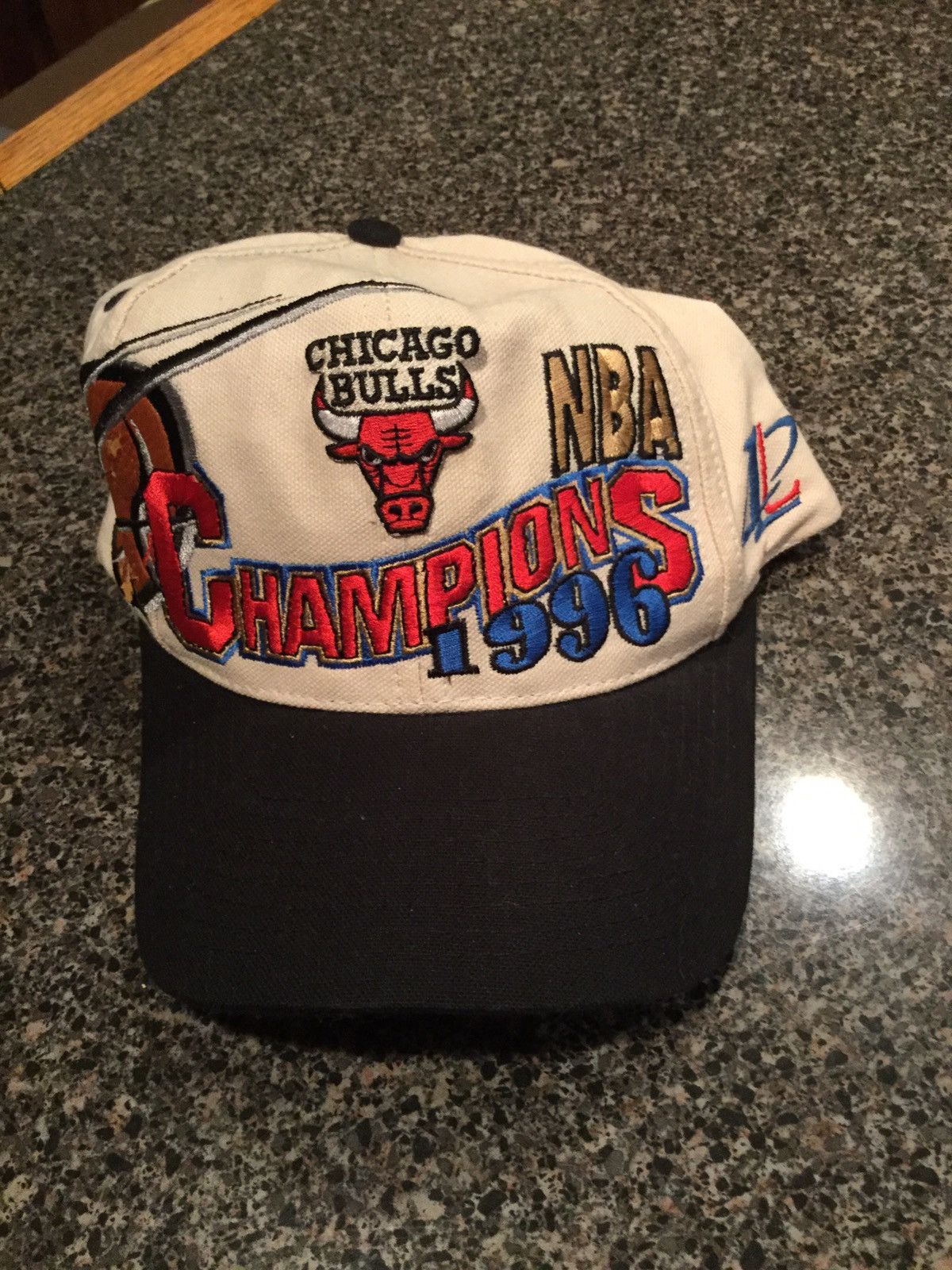 Logo Athletic Vintage Logo Athletic Chicago Bulls 1996 NBA Champions ...