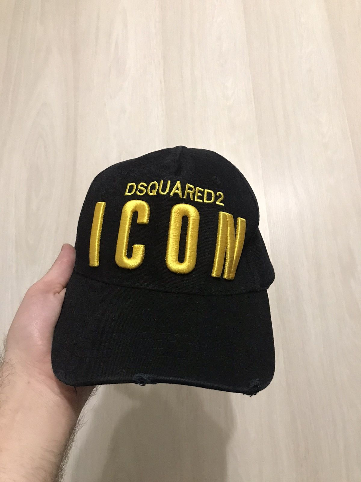 Dsquared2 × Luxury × Streetwear Dsquared ICON Hat Born in Canada black ...