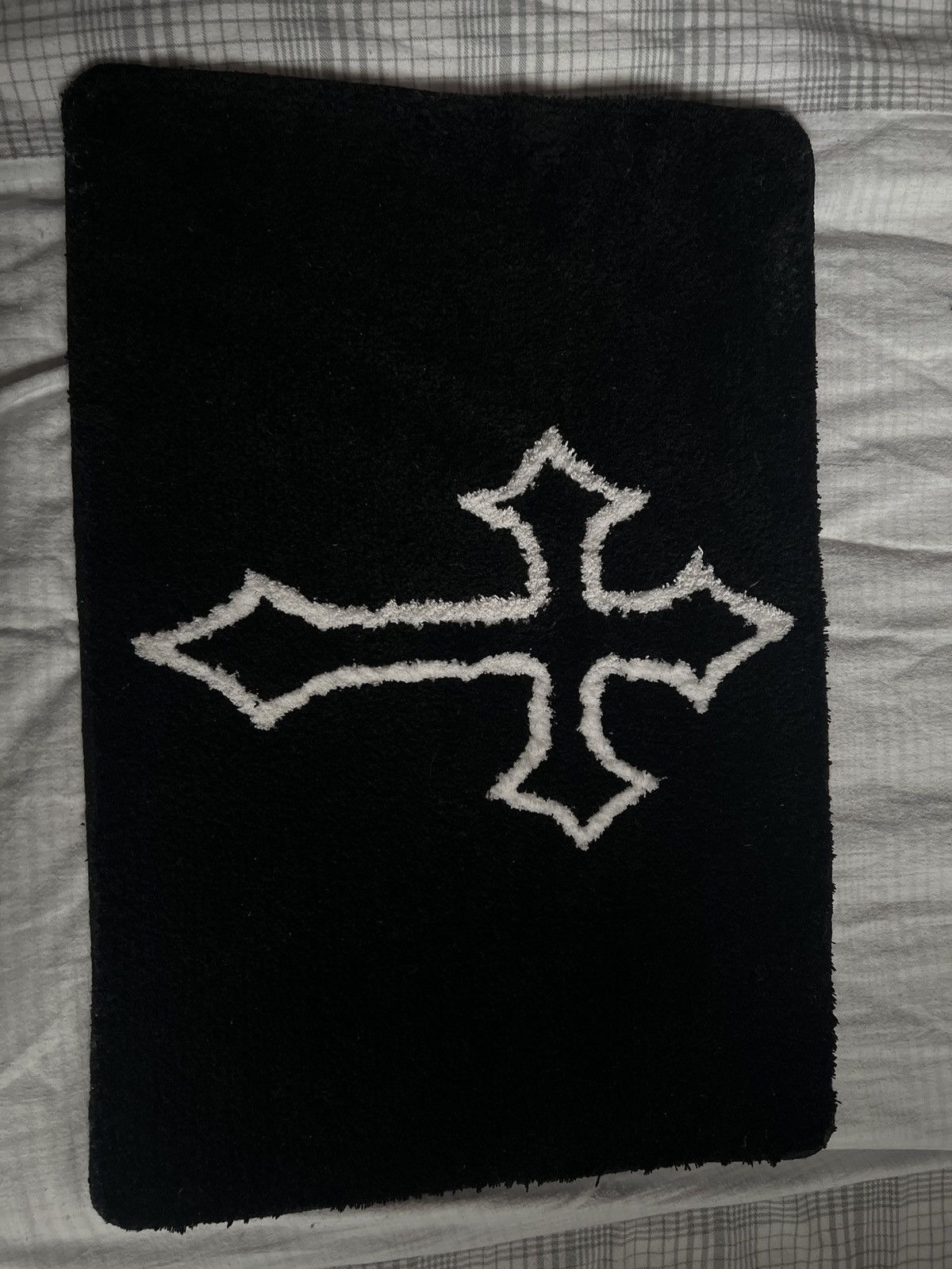 Playboi Carti Playboi Carti AWGE Whole Lotta Red WLR Upside Down Cross ...