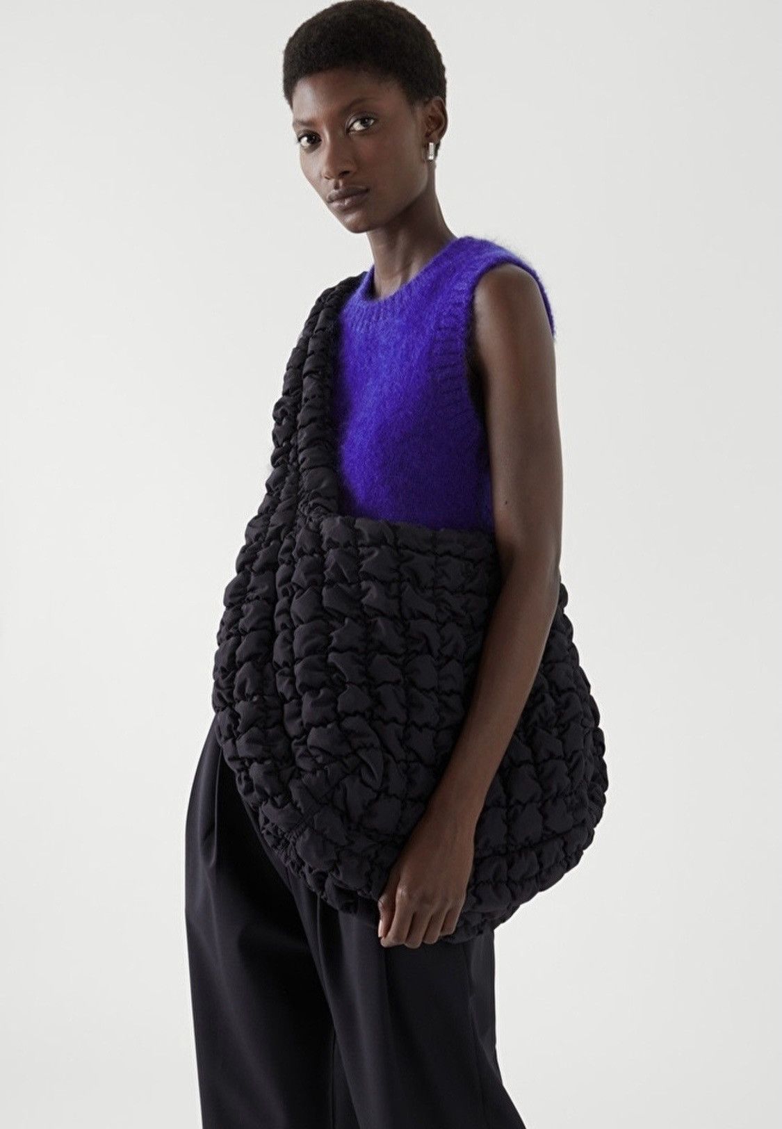 Cos COS Quilted Oversized Puffer Shoulder Tote Bag Dark Navy | Grailed