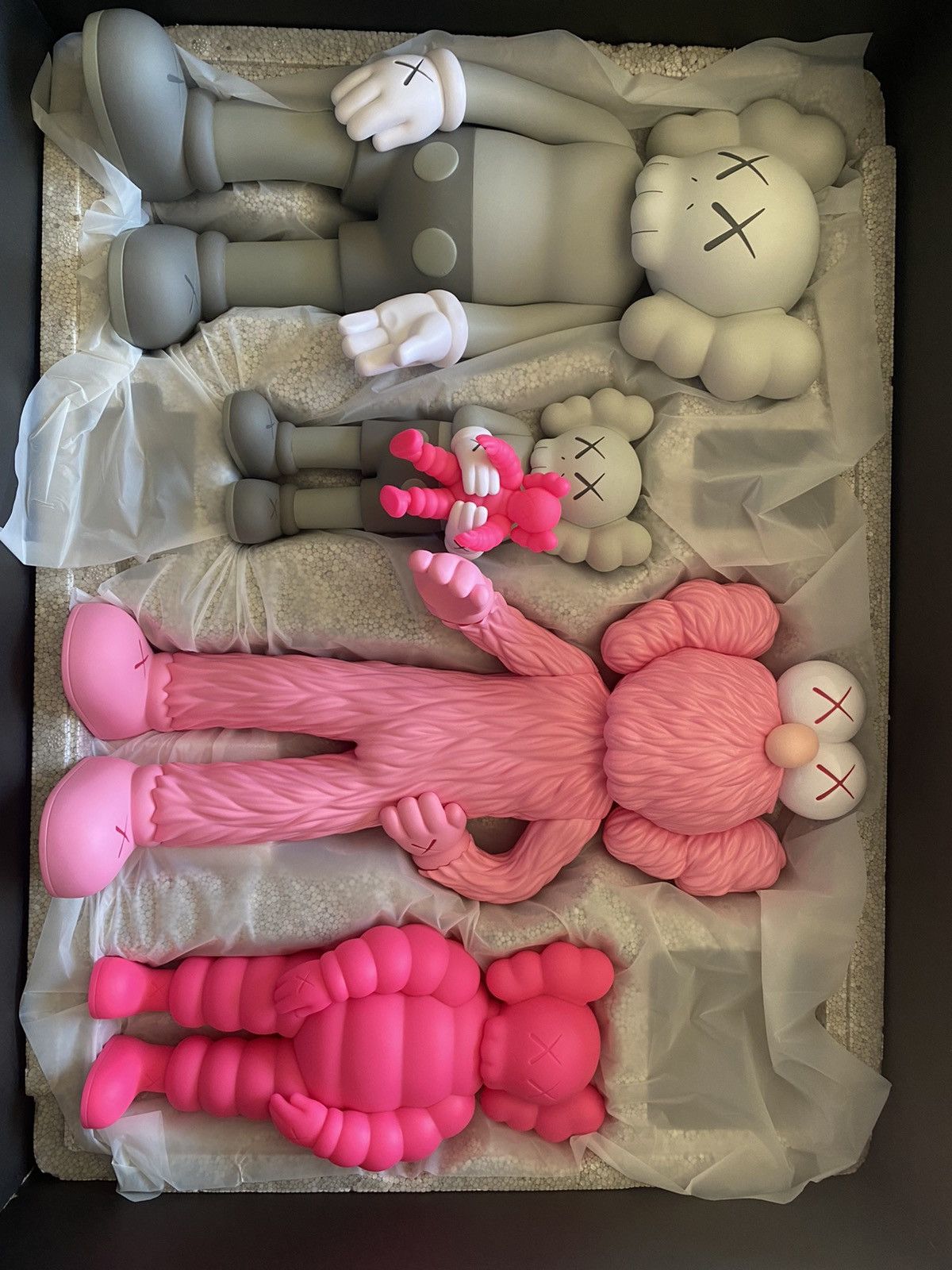 Kaws KAWS FAMILY Vinyl Figures Grey/Pink | Grailed