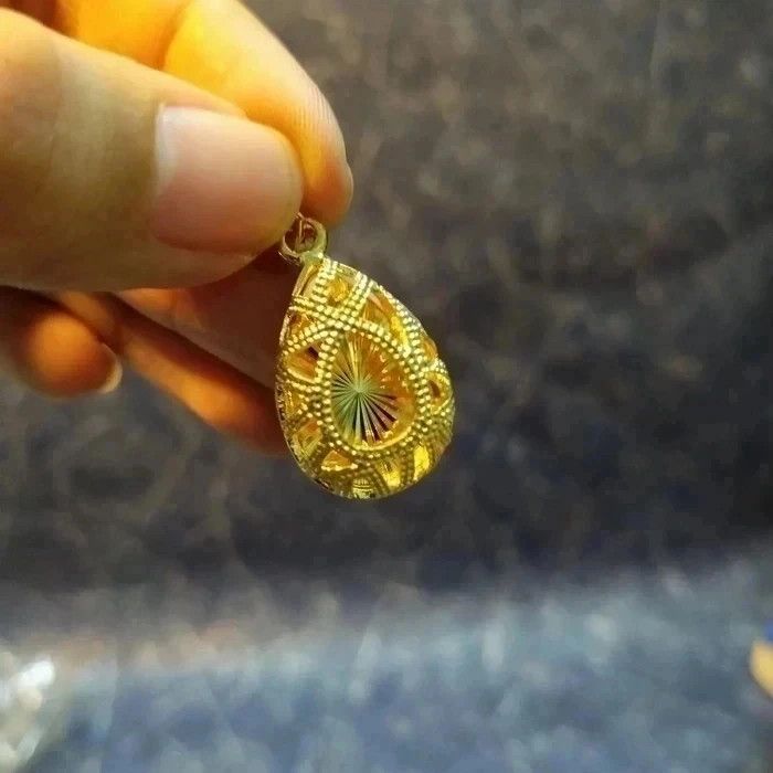 Jewelry Vintage Gold Pendent necklace Chains | Grailed