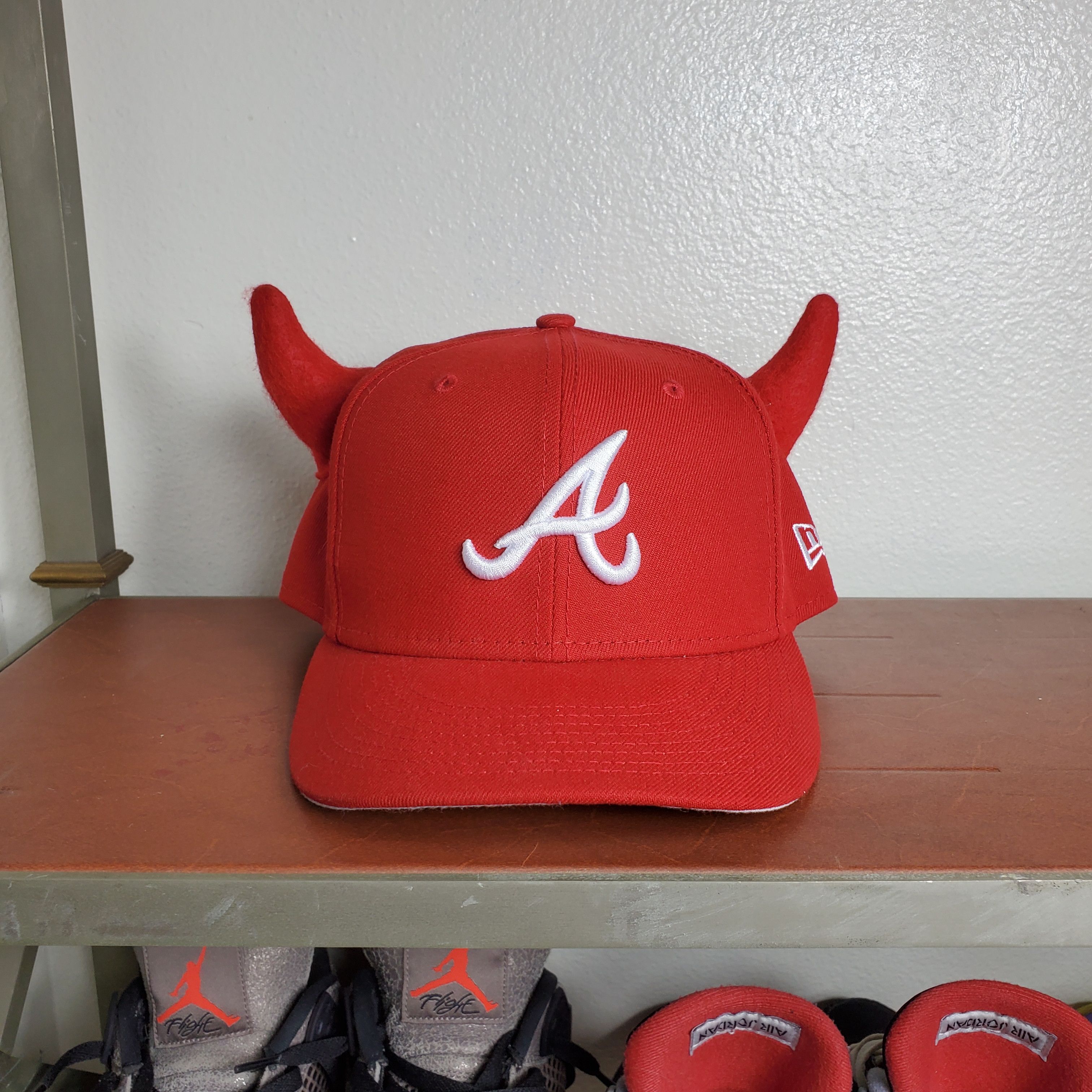 Vintage Ryder Studios ATL Braves Red Horns Grey UV fitted hat 7 3/8 ...