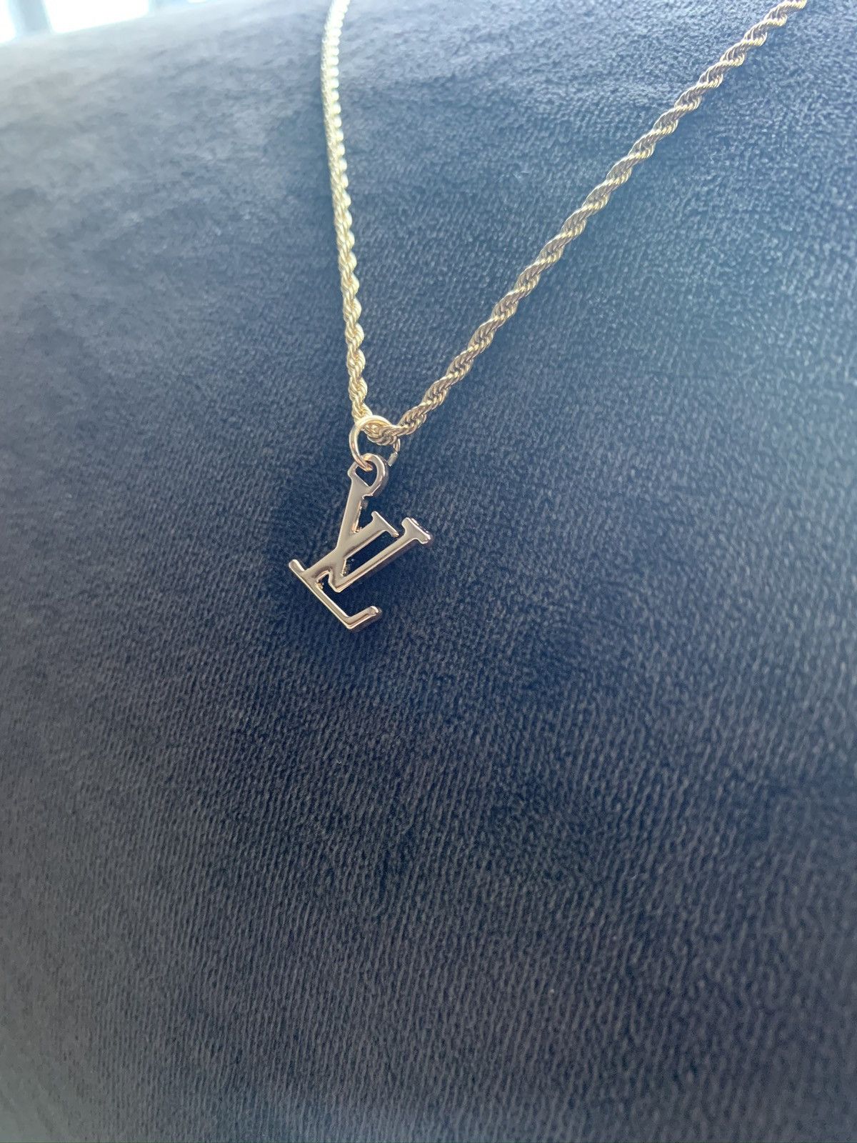 Louis Vuitton LV Pendant & Gold Chain | Grailed