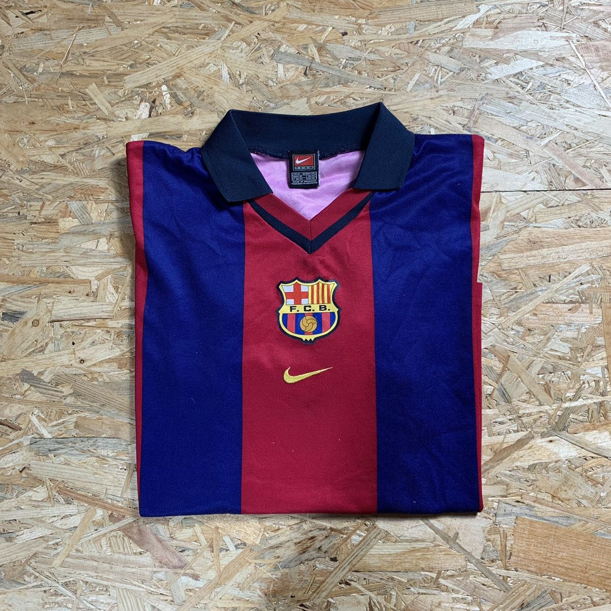 Nike Vintage FC Barcelona Nike Center swoosh T-Shirt | Grailed