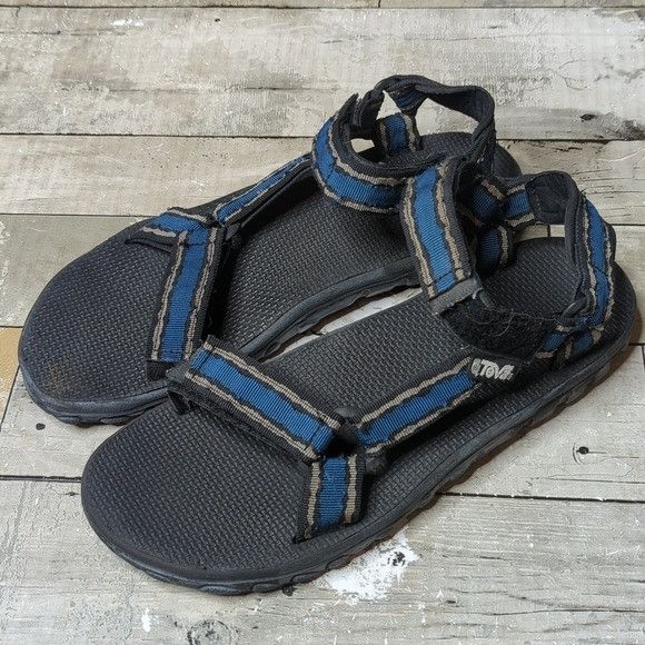 Teva Vintage Teva blue strappy Velcro sandals | Grailed