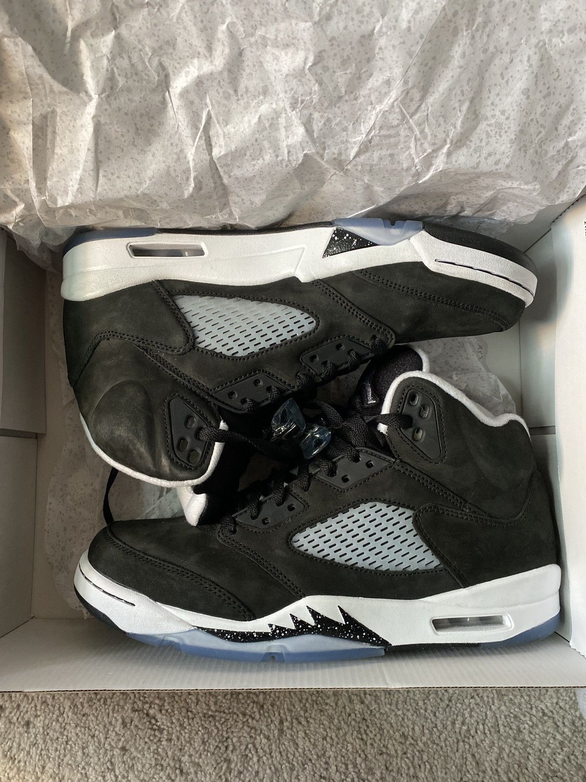Jordan Brand Jordan 5 Retro ‘Oreo’ / ‘Moonlight’ 2021 | Grailed