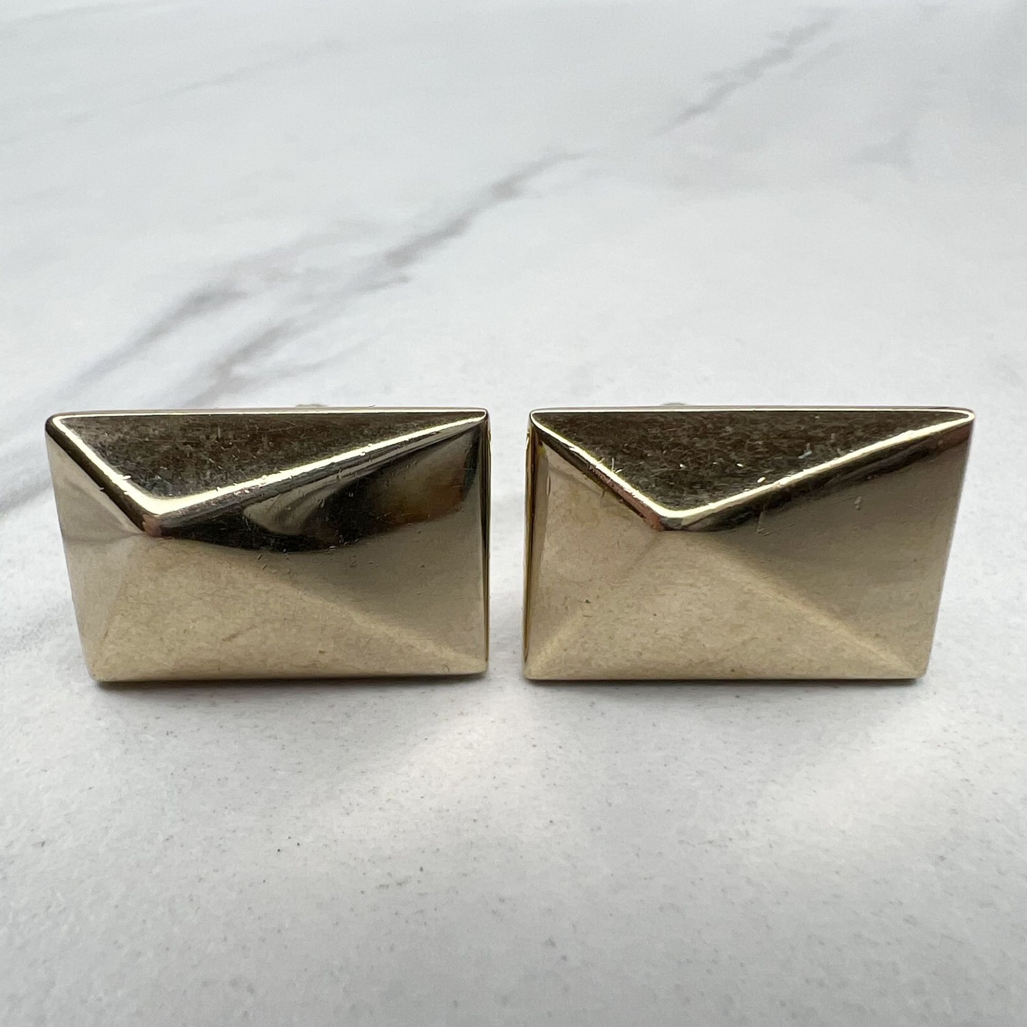 Vintage Hickok USA Vintage Gold Tone Pyramid Cufflinks | Grailed