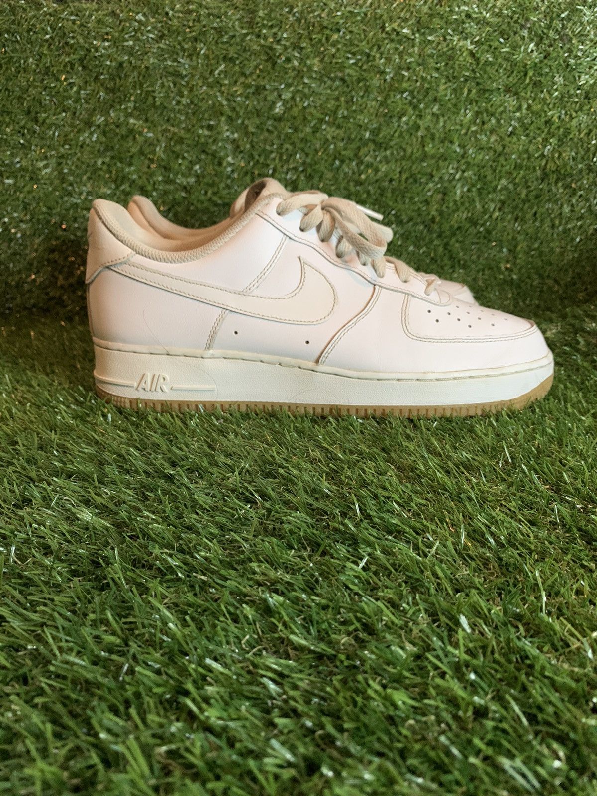 Nike Air Force 1 gum bottom | Grailed