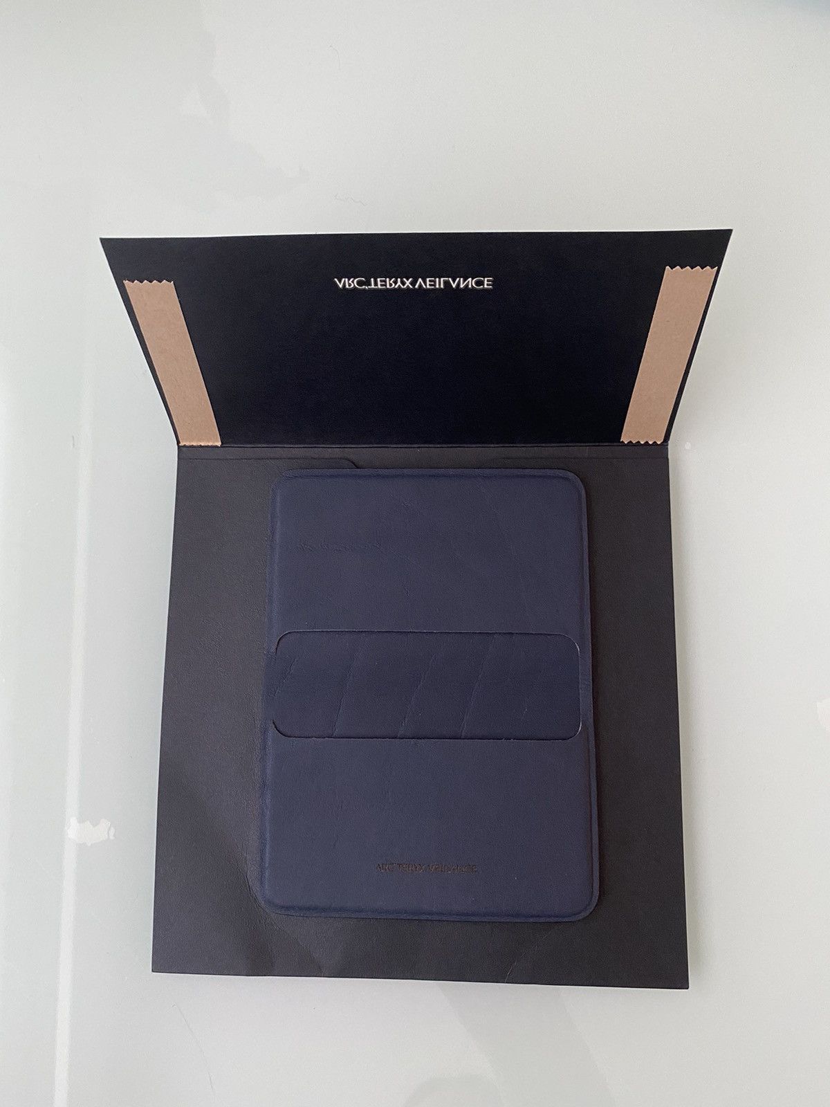 Veilance Veilance Leather Casing Card Wallet - Navy | Grailed