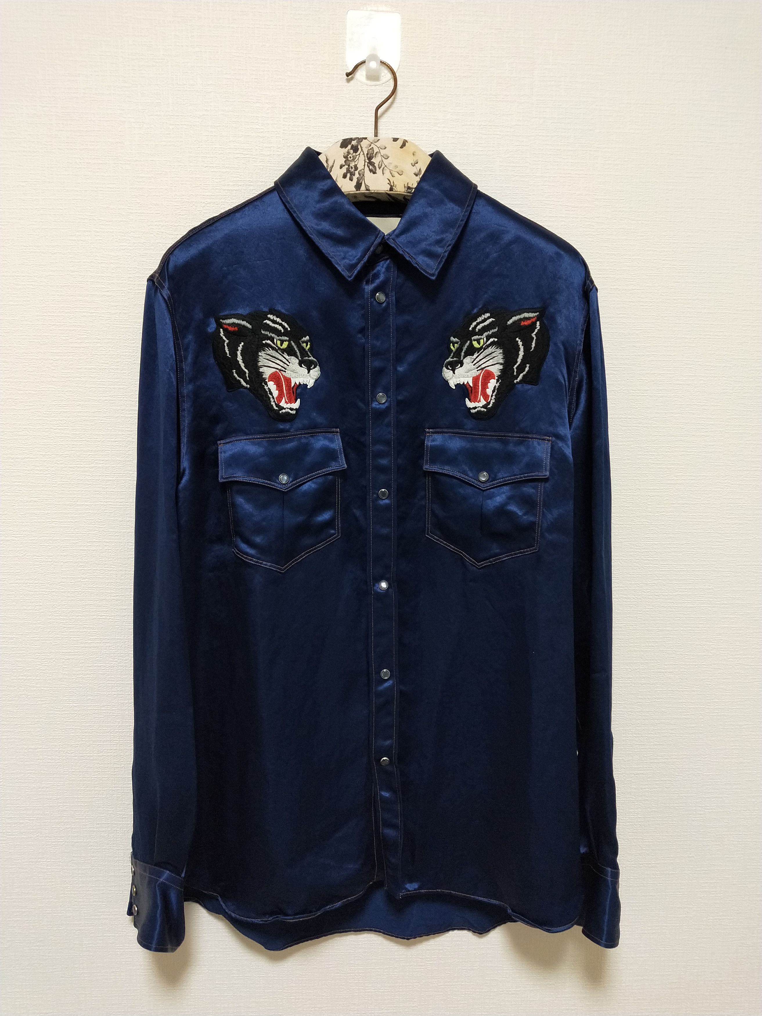 Gucci Embroidered Wolves Satin Shirt | Grailed