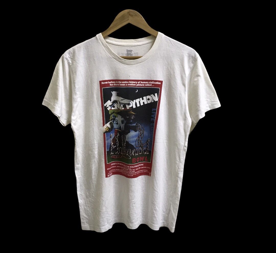 Streetwear Monty Pyhton Spamalot tshirt movie musical comedy | Grailed