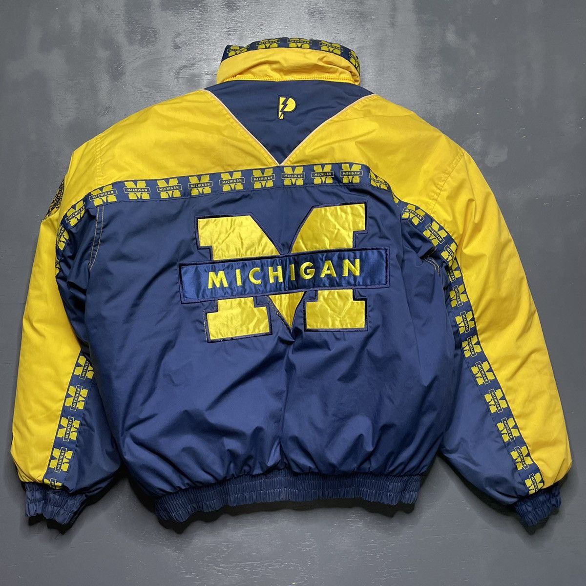 Pro Player × Streetwear × Vintage Vintage 90's Pro Player University of ...