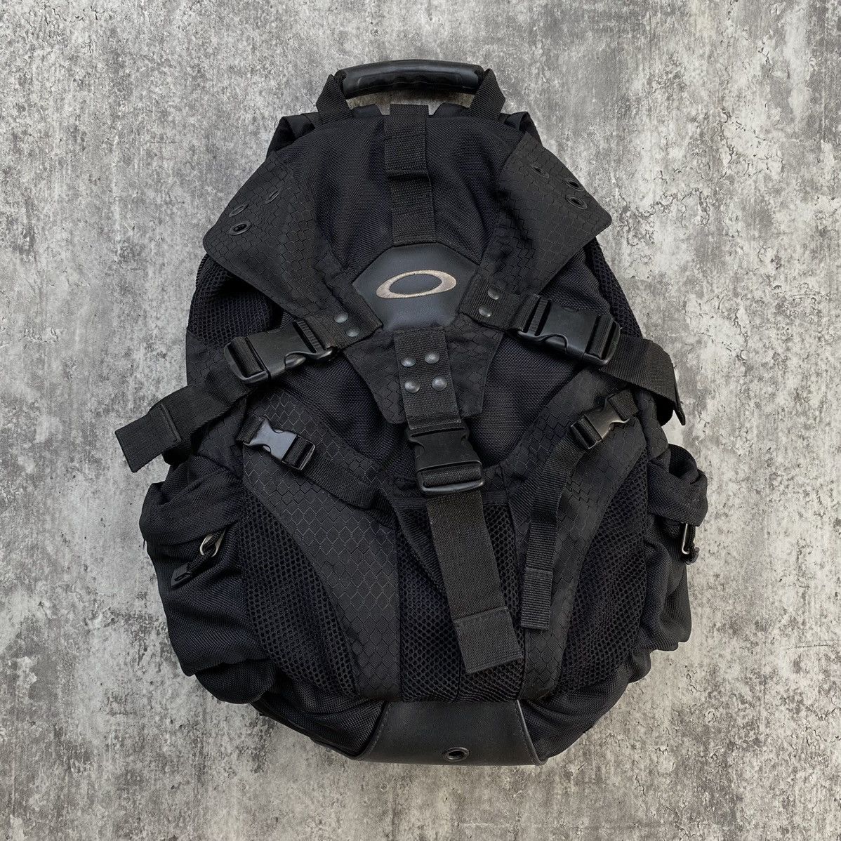 Oakley × Vintage Vintage Oakley icon backpack | Grailed