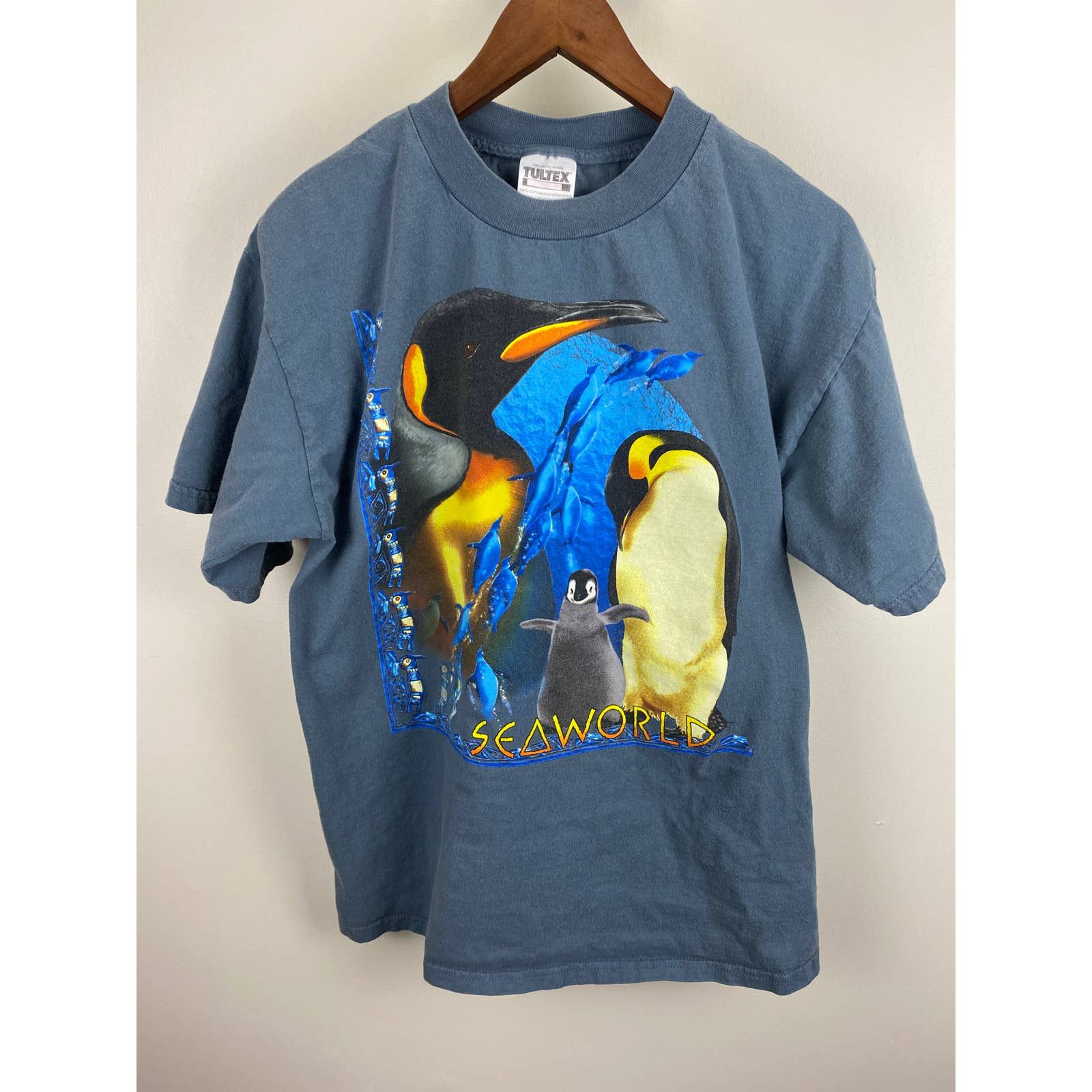 Tultex 90s - Sea World Penguins Vintage Tultex Tag Blue Tee - L | Grailed