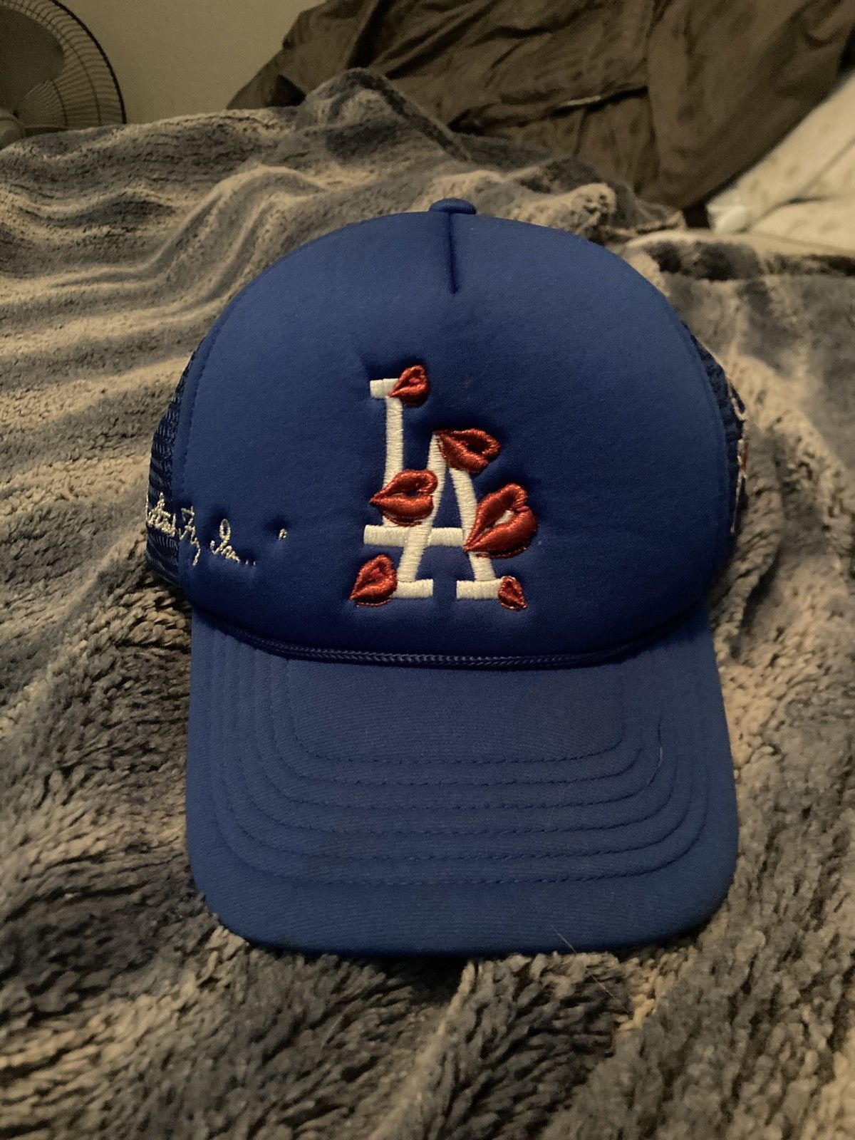 Streetwear La rosa LA blue kiss lips hat | Grailed