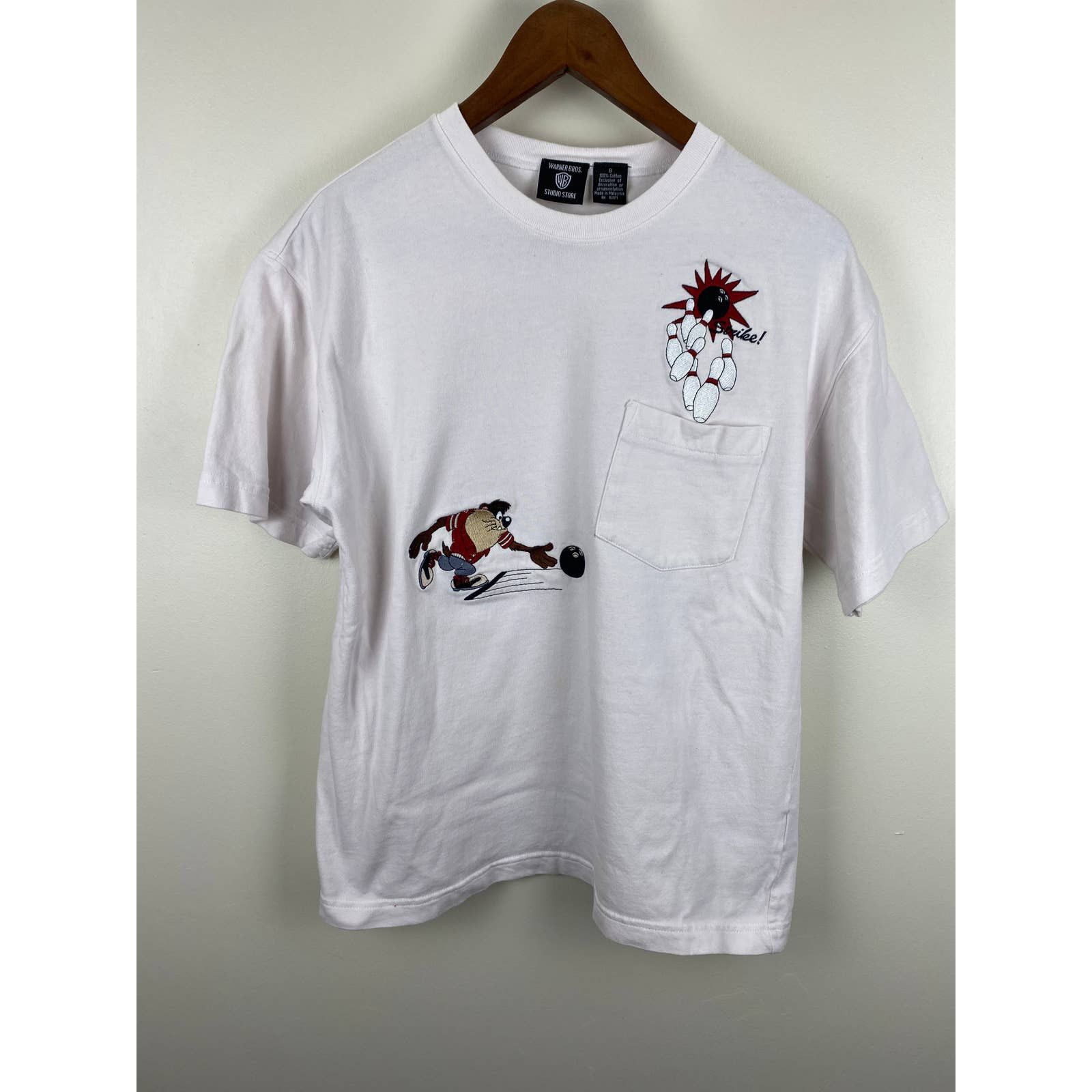 Universal Studios Tasmanian Devil Looney Tunes Bowling Taz Pocket Tee ...