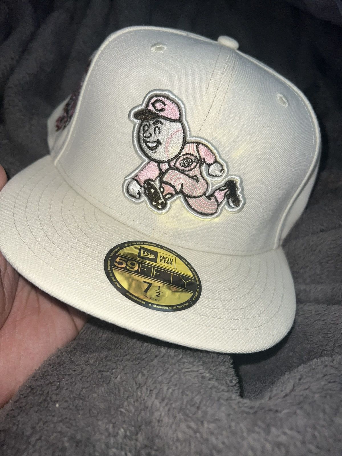 Lids Lids Neapolitan 7 1/2 Cincinnati reds | Grailed