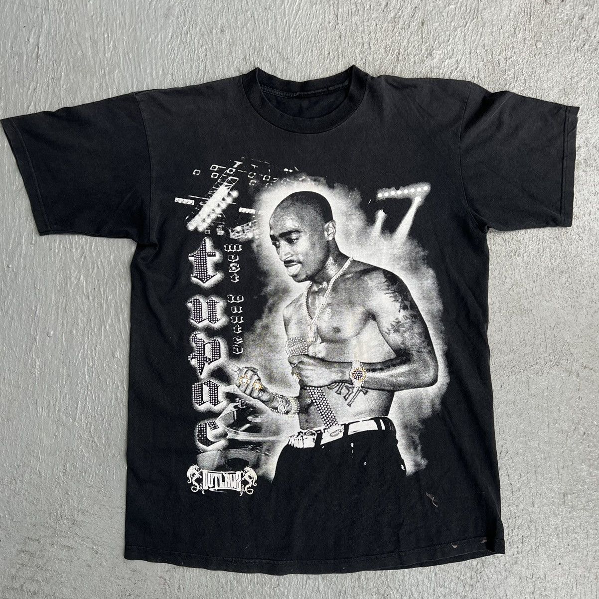Band Tees × Streetwear × Vintage Vintage Tupac Shakur 2Pac outlaws most ...