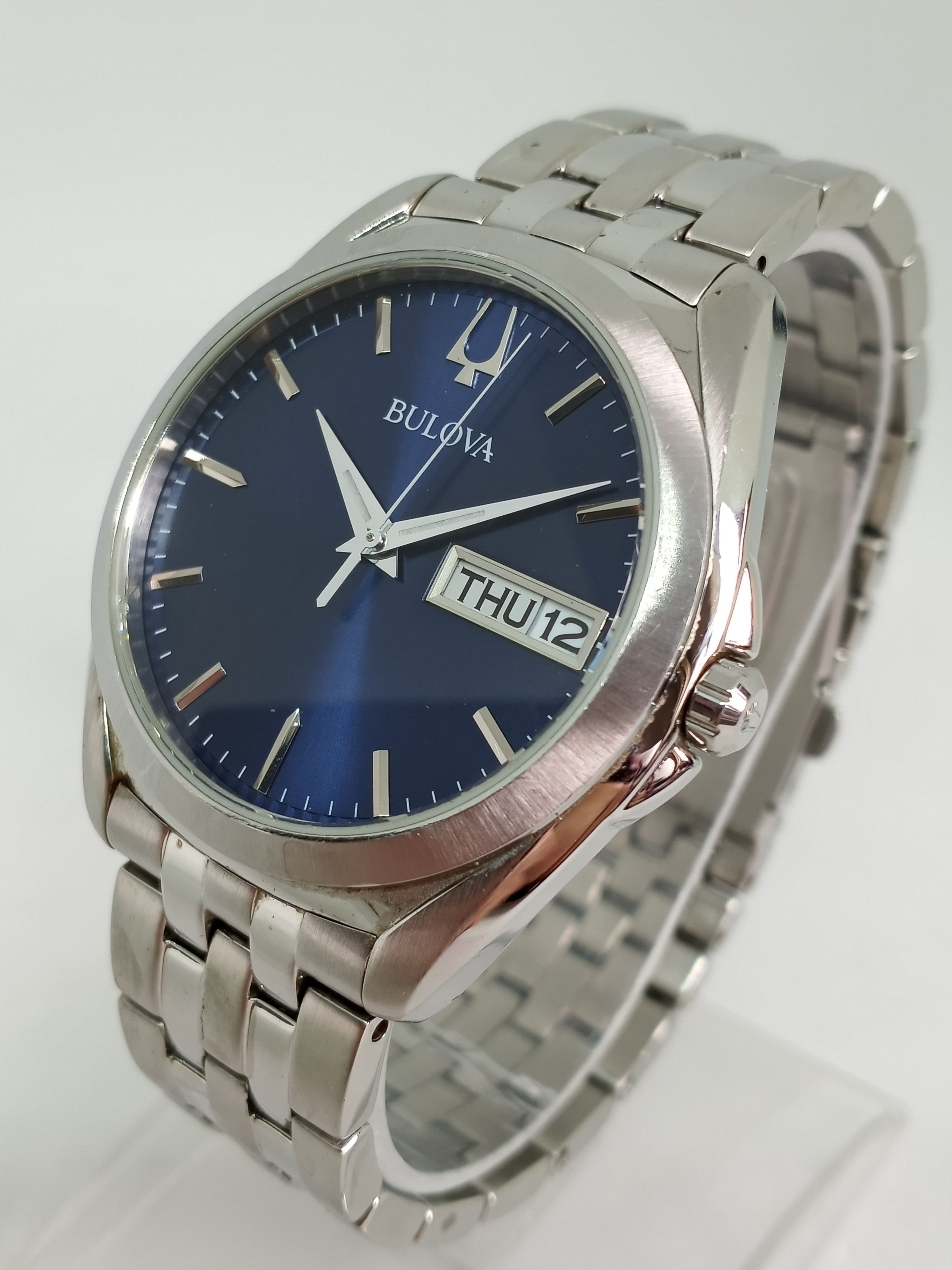 Bulova Bulova 96C129 Men's 39mm Blue Dial Day / Date Watch | Grailed