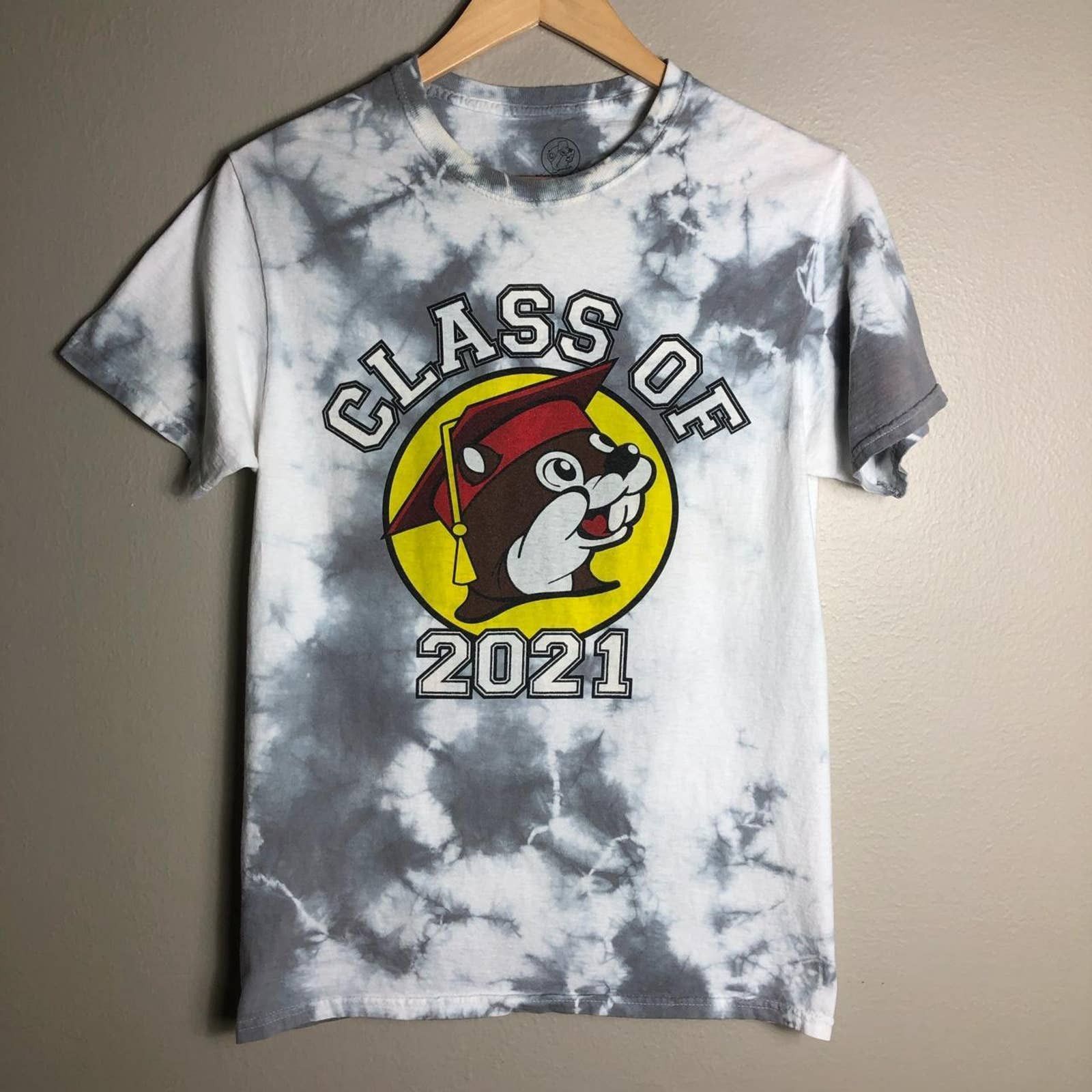 Streetwear BUC-EE’S Shirt Class of 2021 Graduation Tie Dye Grey White S ...