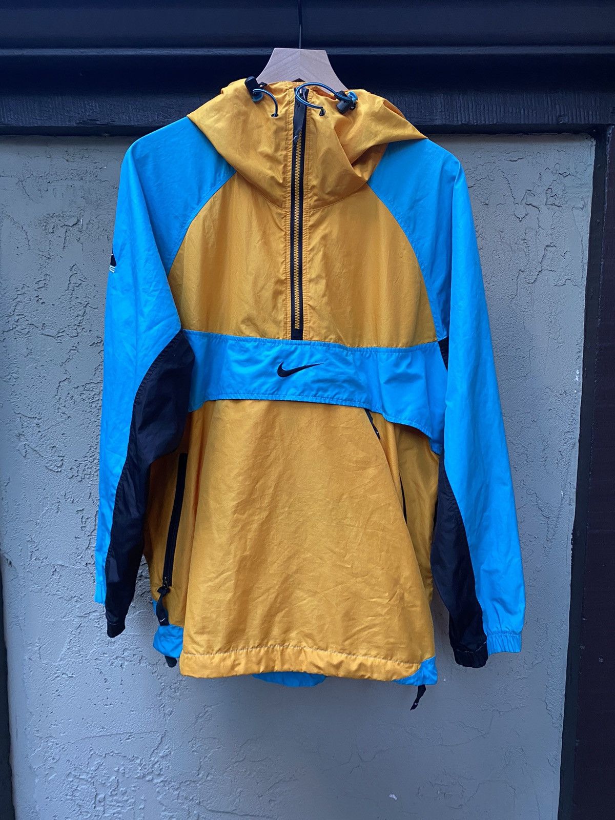 Nike Grail vintage Nike acg middle swoosh packable windbreaker | Grailed