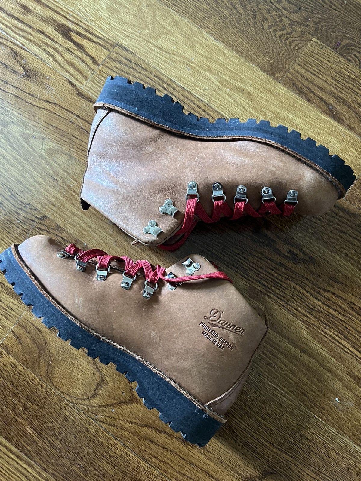 Danner Mountain Light Cascade Clovis | Grailed