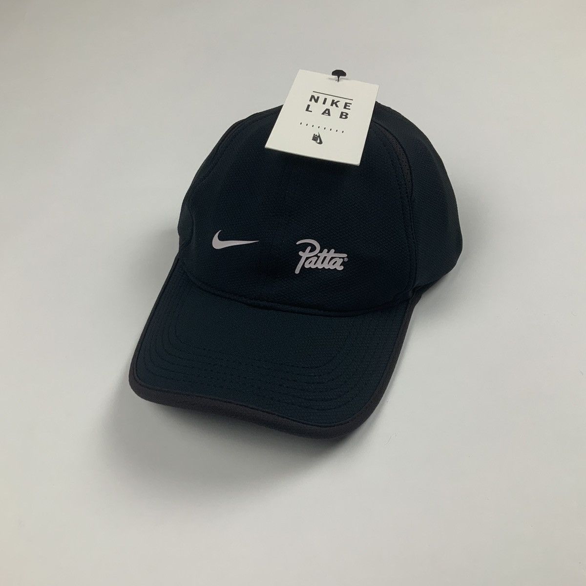 Nike × Patta 2018 Nike Patta AeroBill Featherlight Cap Hat Black | Grailed