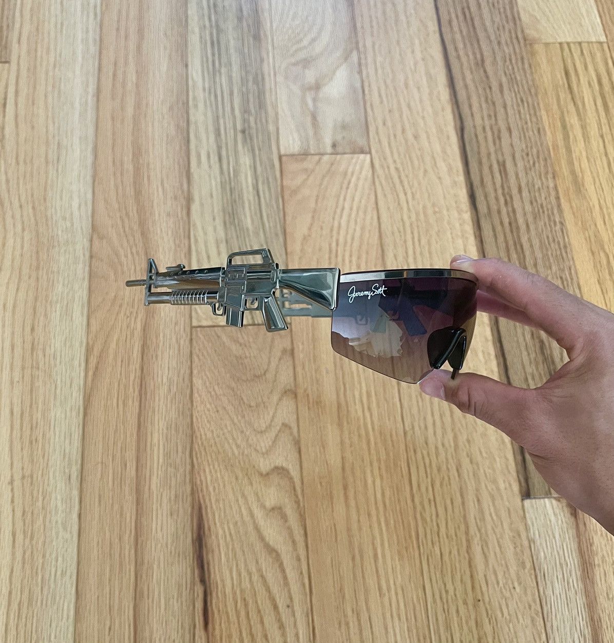 Jeremy Scott × Linda Farrow SS2013 Jeremy Scott x Linda Farrow M16 ...