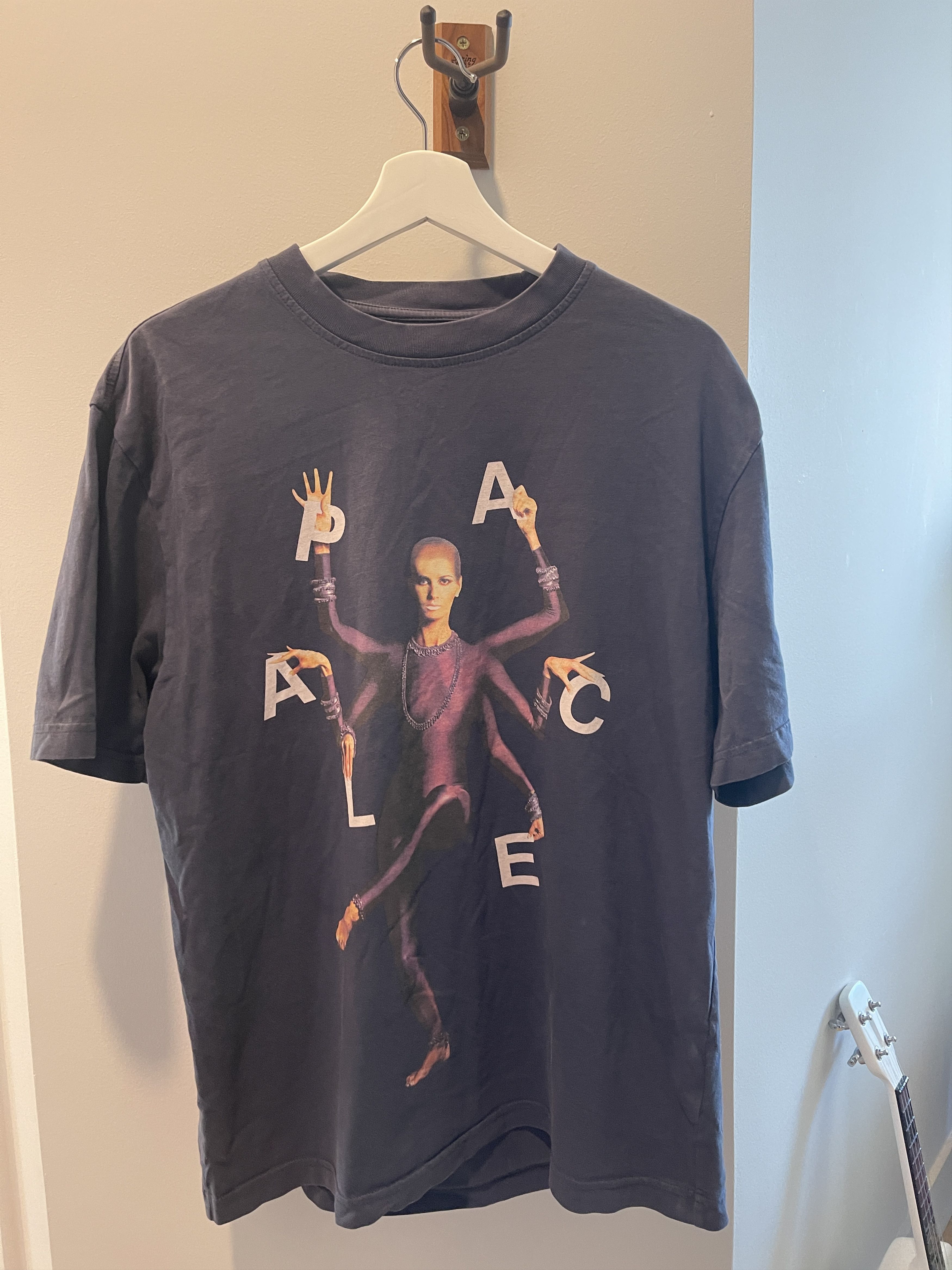 Palace Rare Palace Handy Tee (2019) | Grailed
