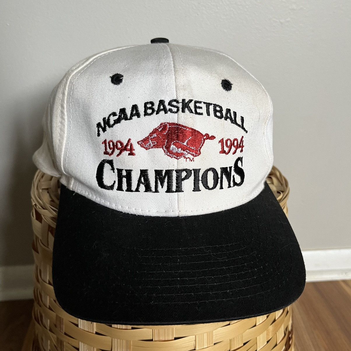 Logo 7 × NCAA × Vintage 1994 Arkansas Basketball Hat | Grailed