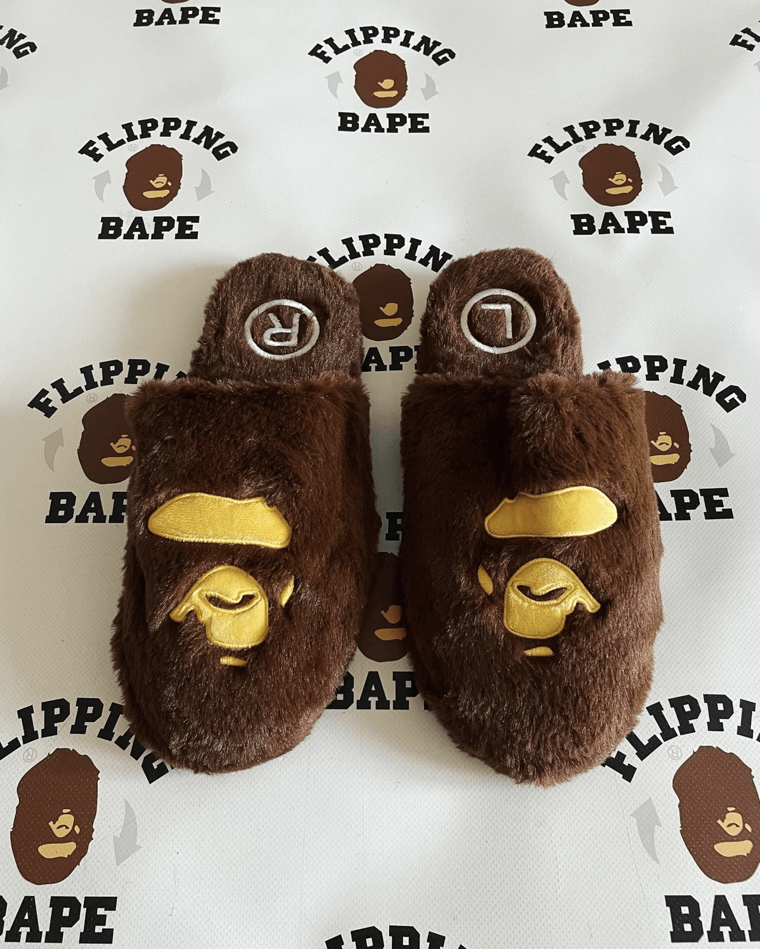 Bape BAPE APE HEAD SLIPPERS (ONE SIZE) | Grailed